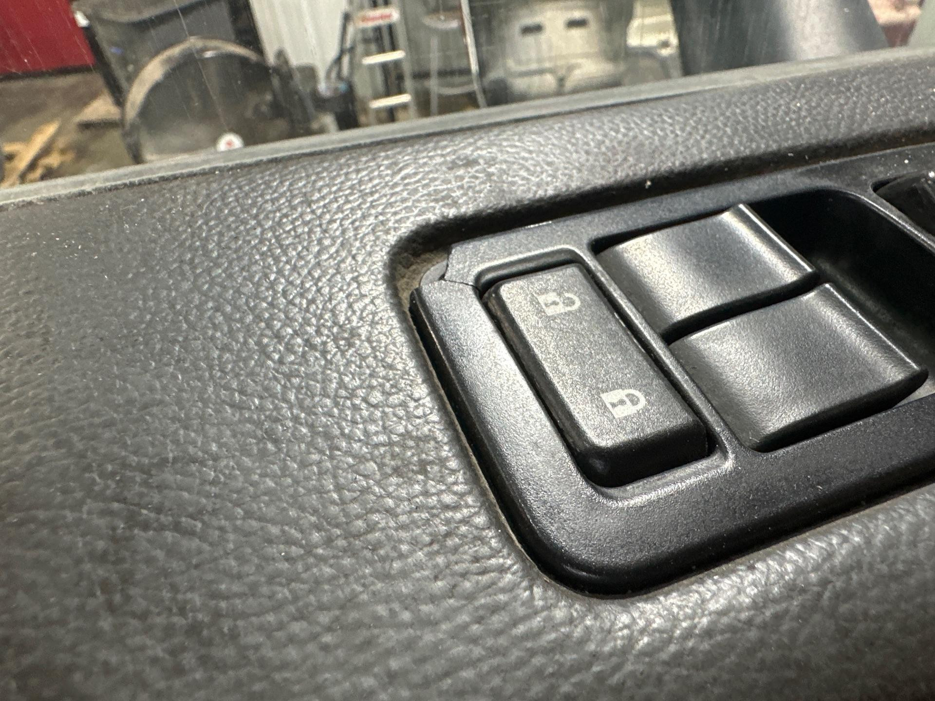 P21-1049-1202 | Peterbilt 579 Door Electrical Switch for Sale