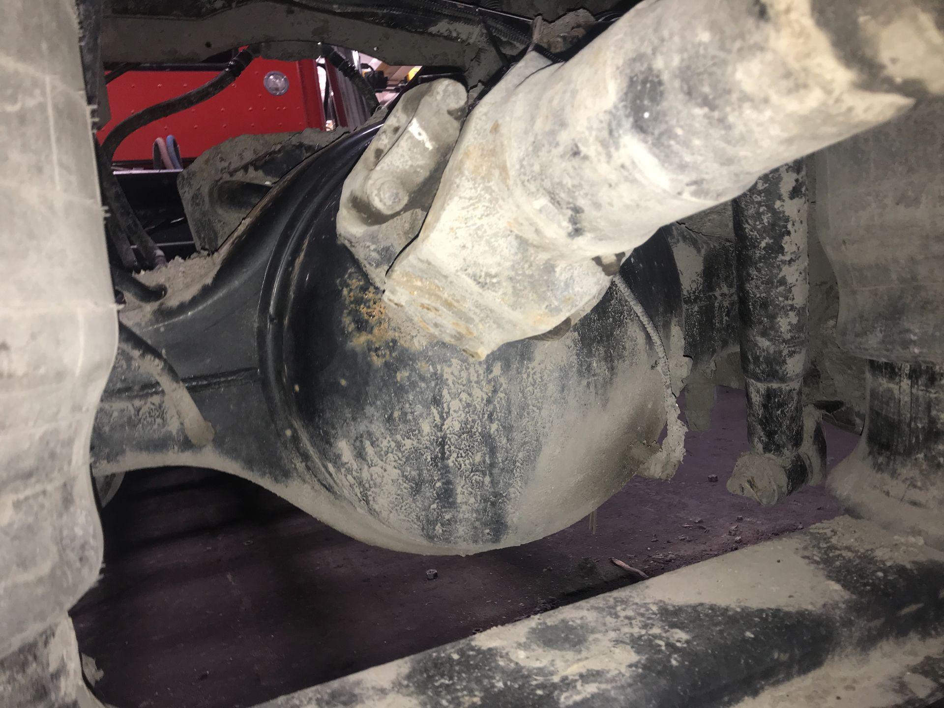 Eaton DS404 Axle Housing for Sale