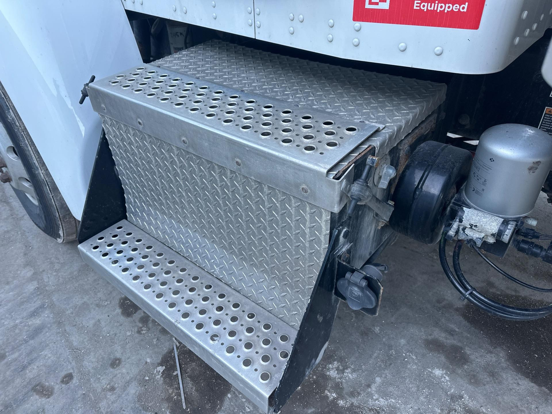 Kenworth T370 Battery Box for Sale