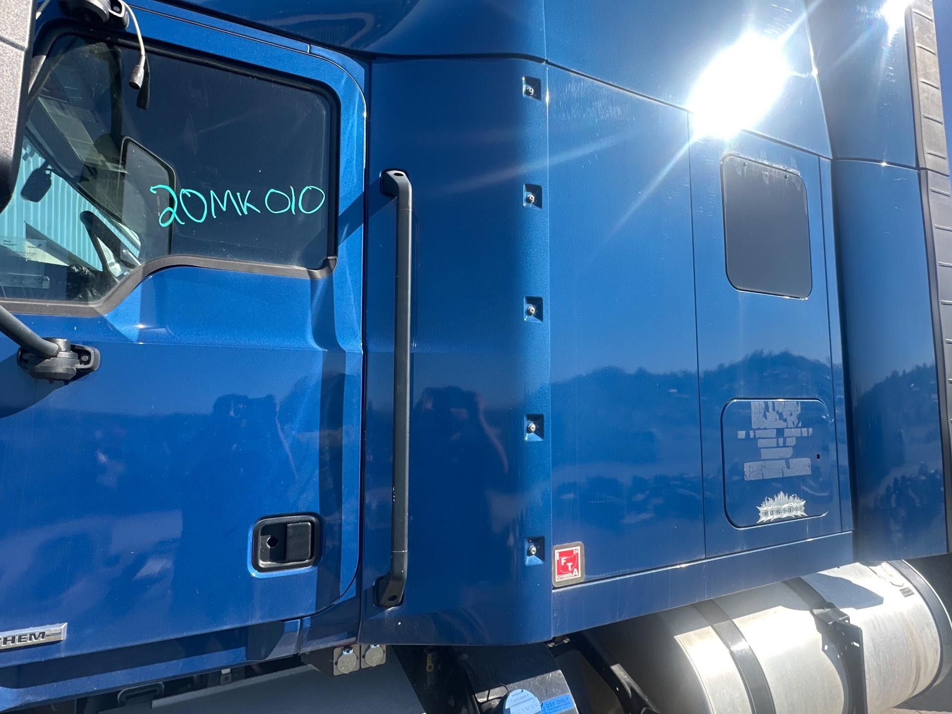 Mack ANTHEM (AN) Side Fairing/Cab Extender for Sale