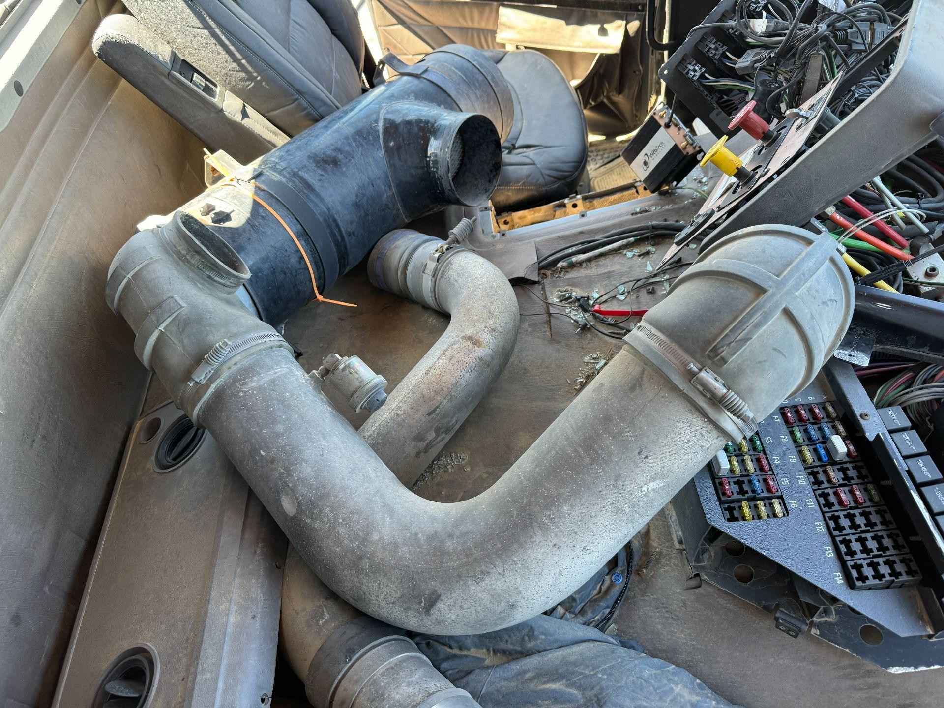 International 9670 Air Transfer Tube for Sale