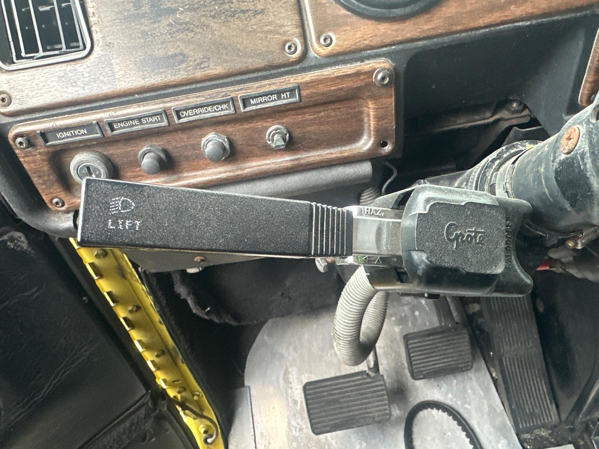 Freightliner FLD120 Turn Signal/Column Switch for Sale