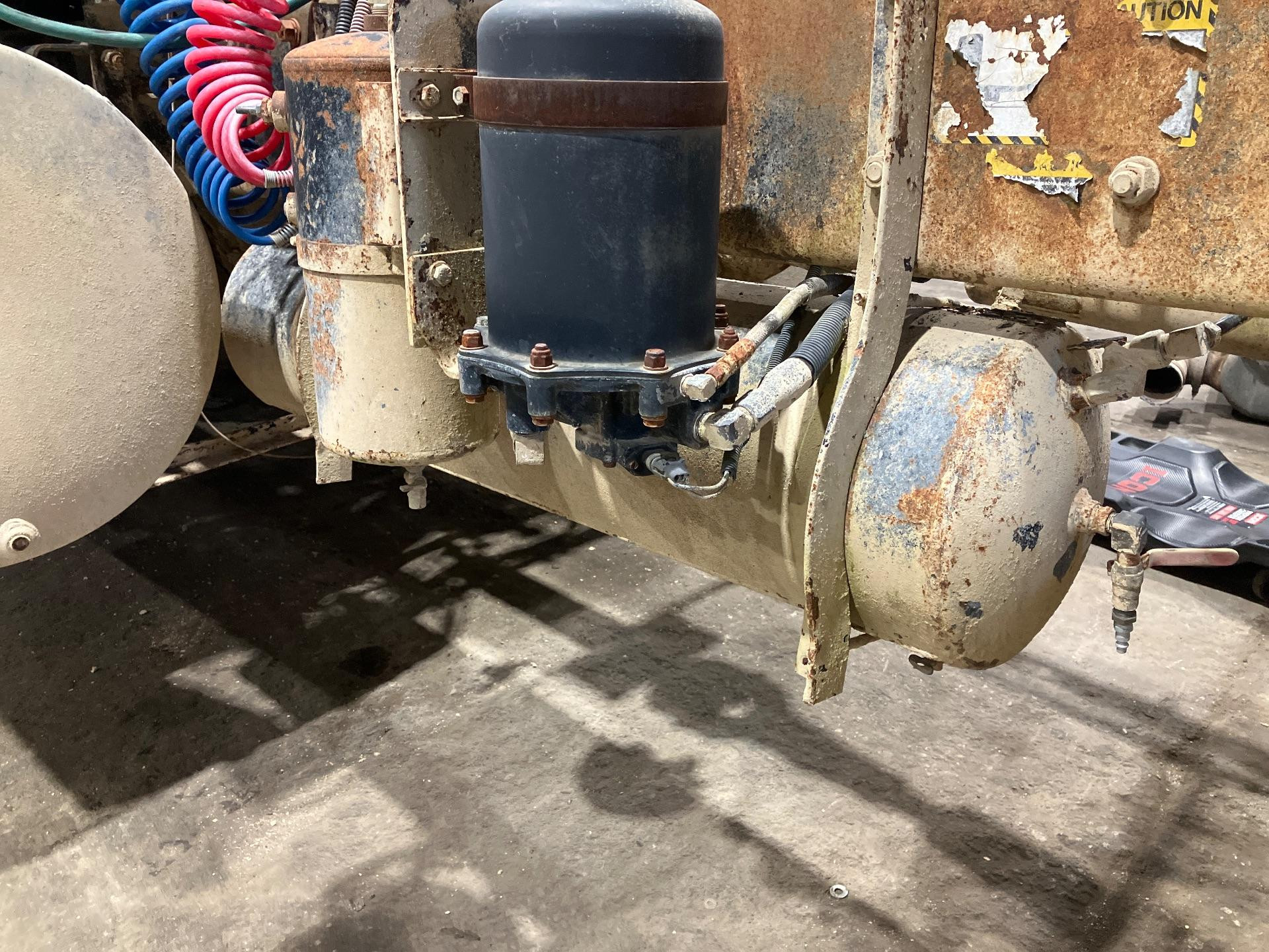 Mack RD600 Air Tank for Sale
