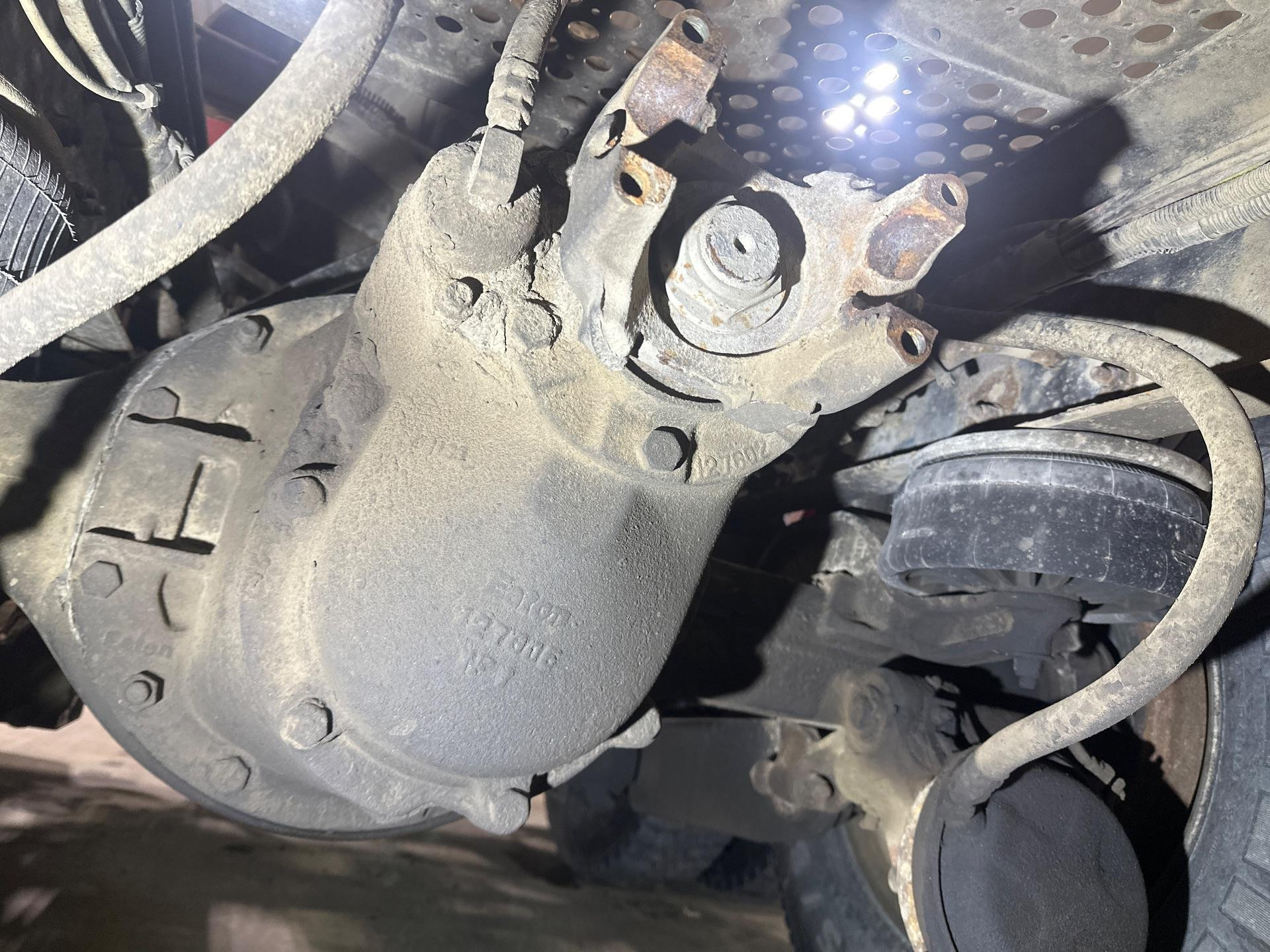 576221 | Eaton DS404 Front Carrier | Differential Assembly for Sale