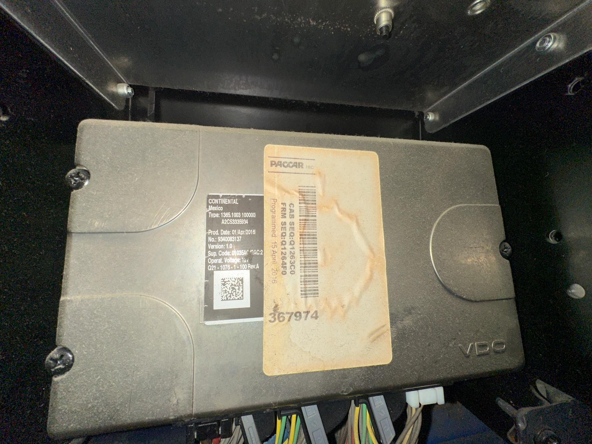 Q21-1076-2-100 | Peterbilt 567 Cab Control Module CECU for Sale