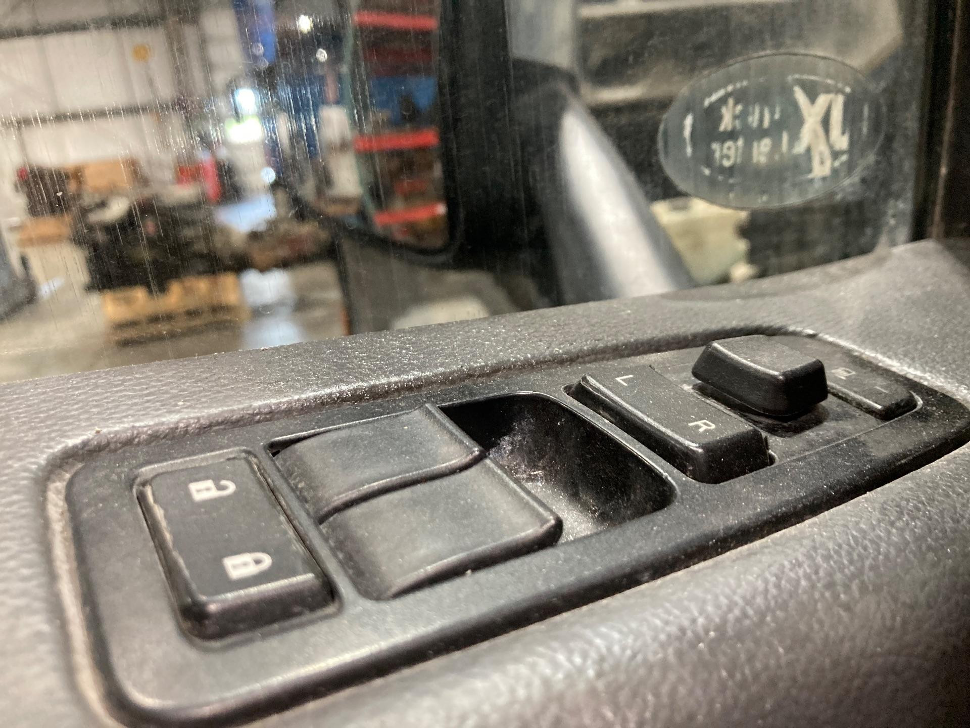 21-1049-2201 | Peterbilt 579EV Door Electrical Switch for Sale