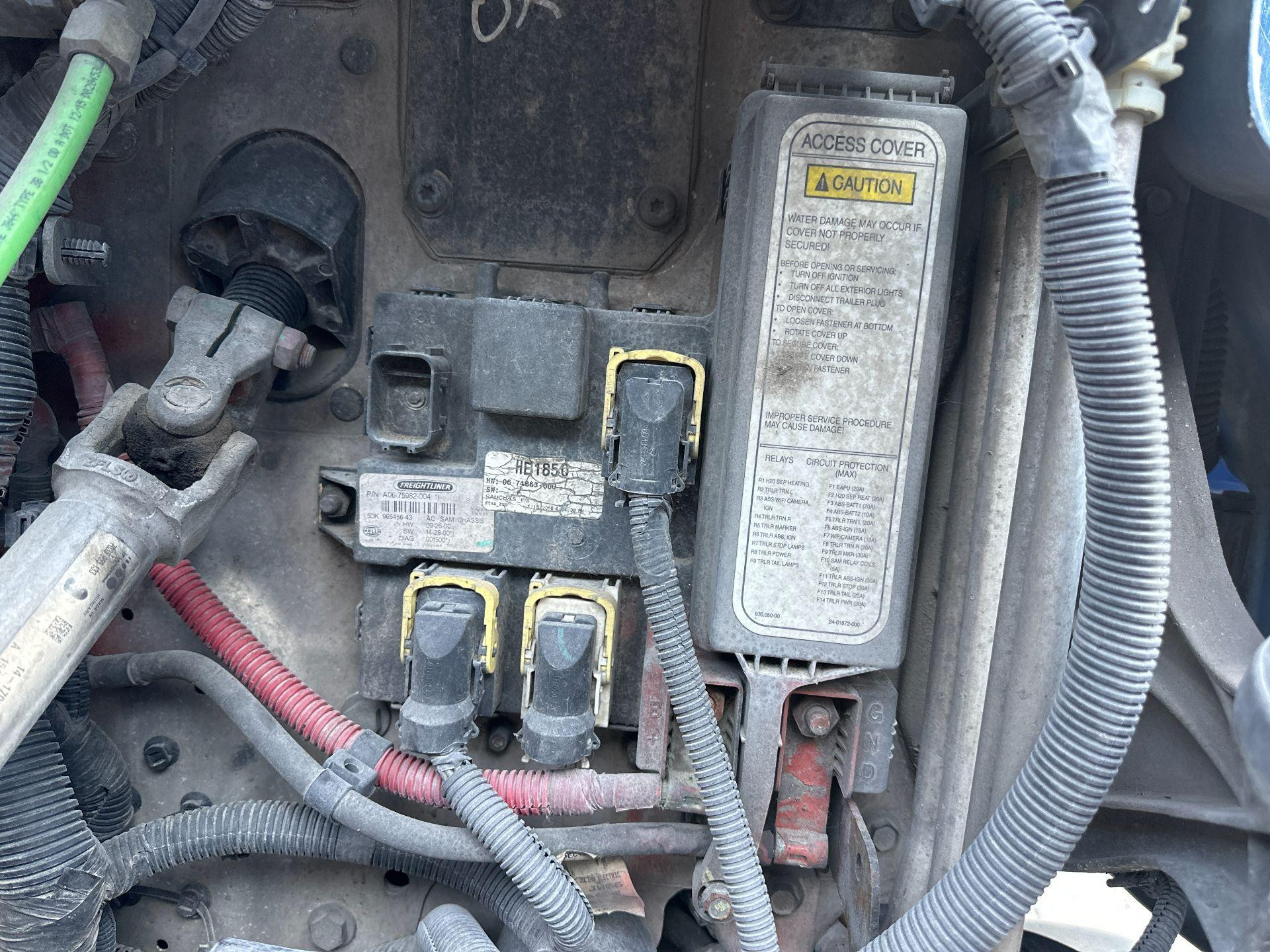 A06-7592-004 | Freightliner CASCADIA Electronic Chassis Control Module for