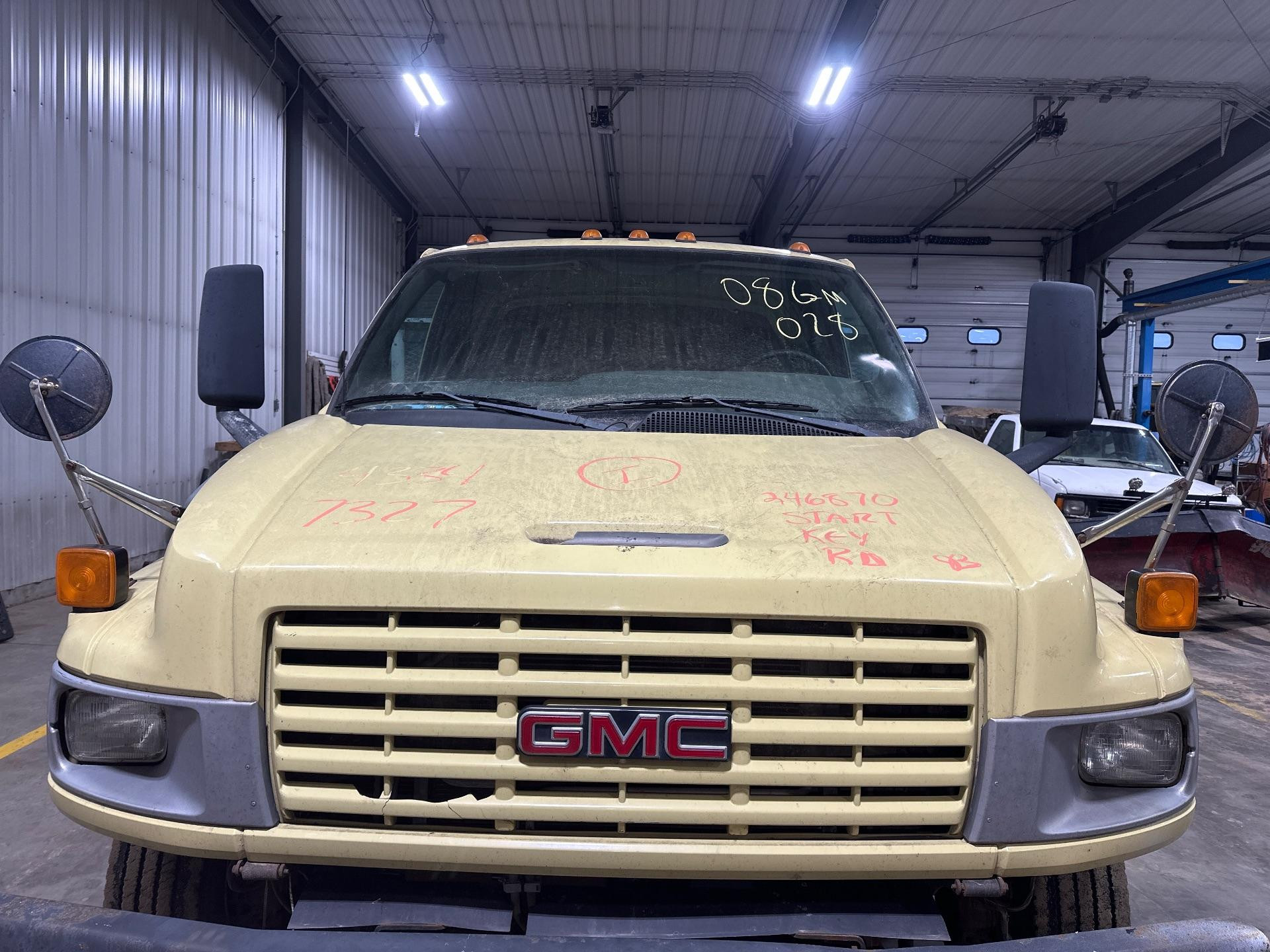 579527952 | GMC C5500 Hood for Sale