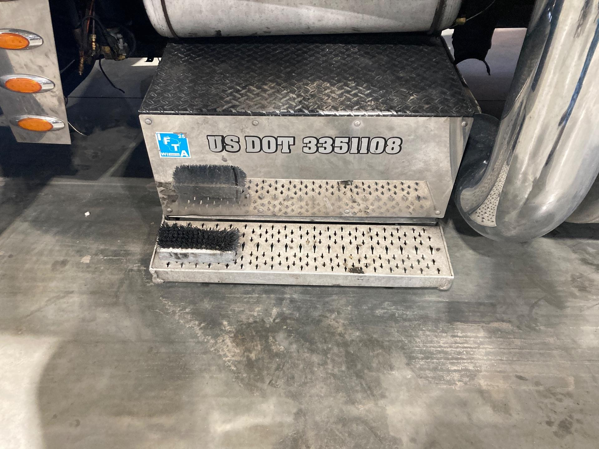 Peterbilt 379 Battery Box for Sale