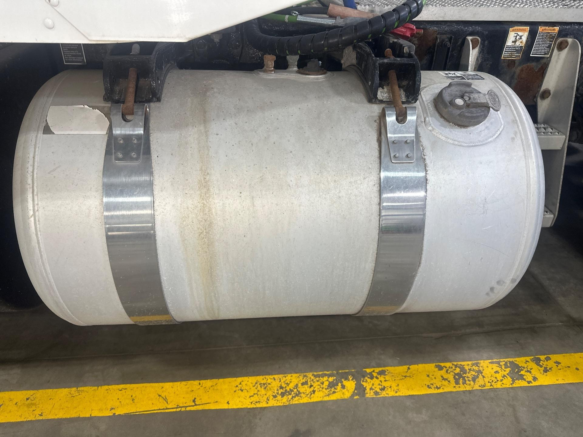 01-060012001 | Peterbilt 386 Fuel Tank for Sale