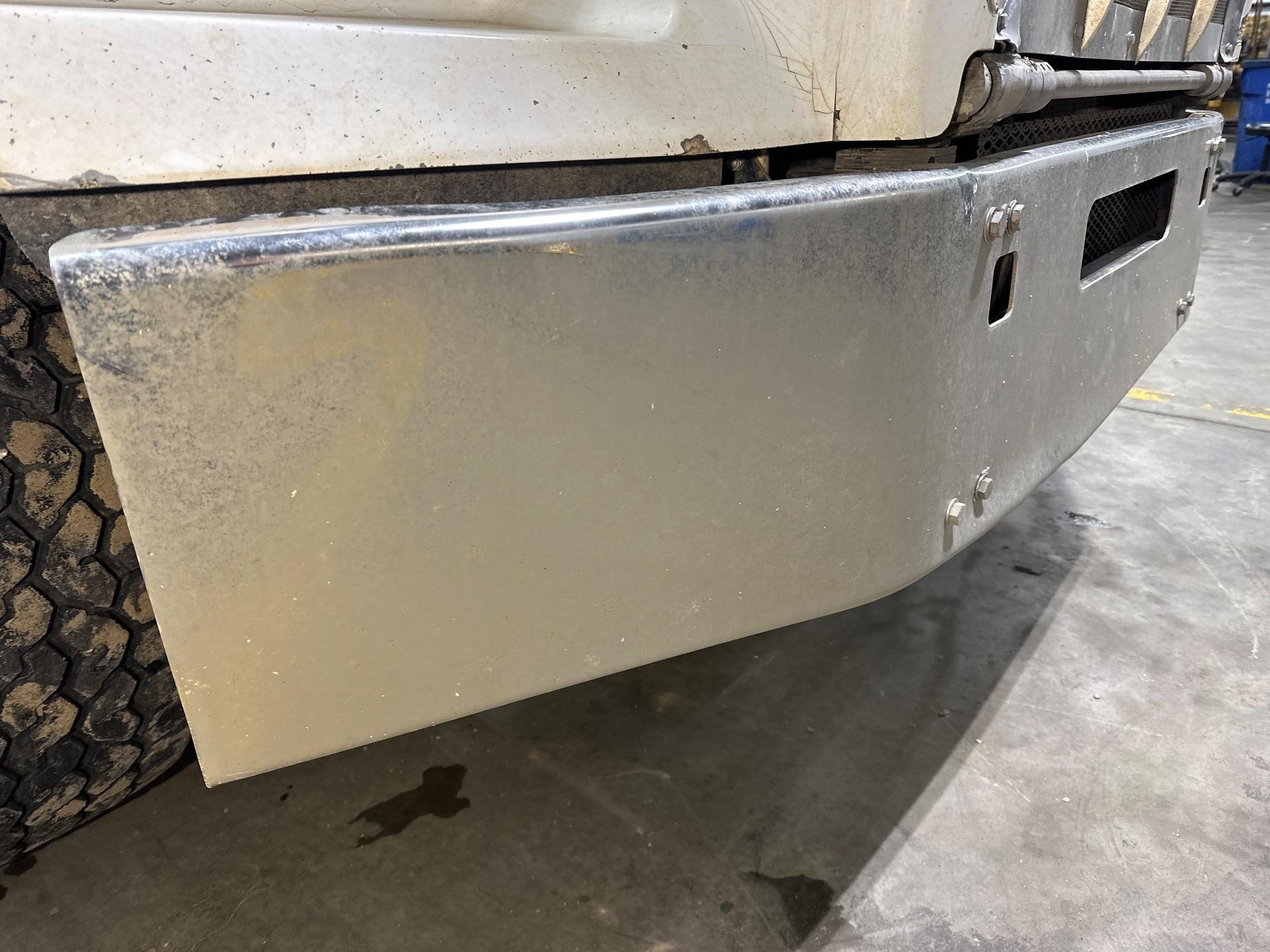 5530SSC | Kenworth T800 Bumper for Sale