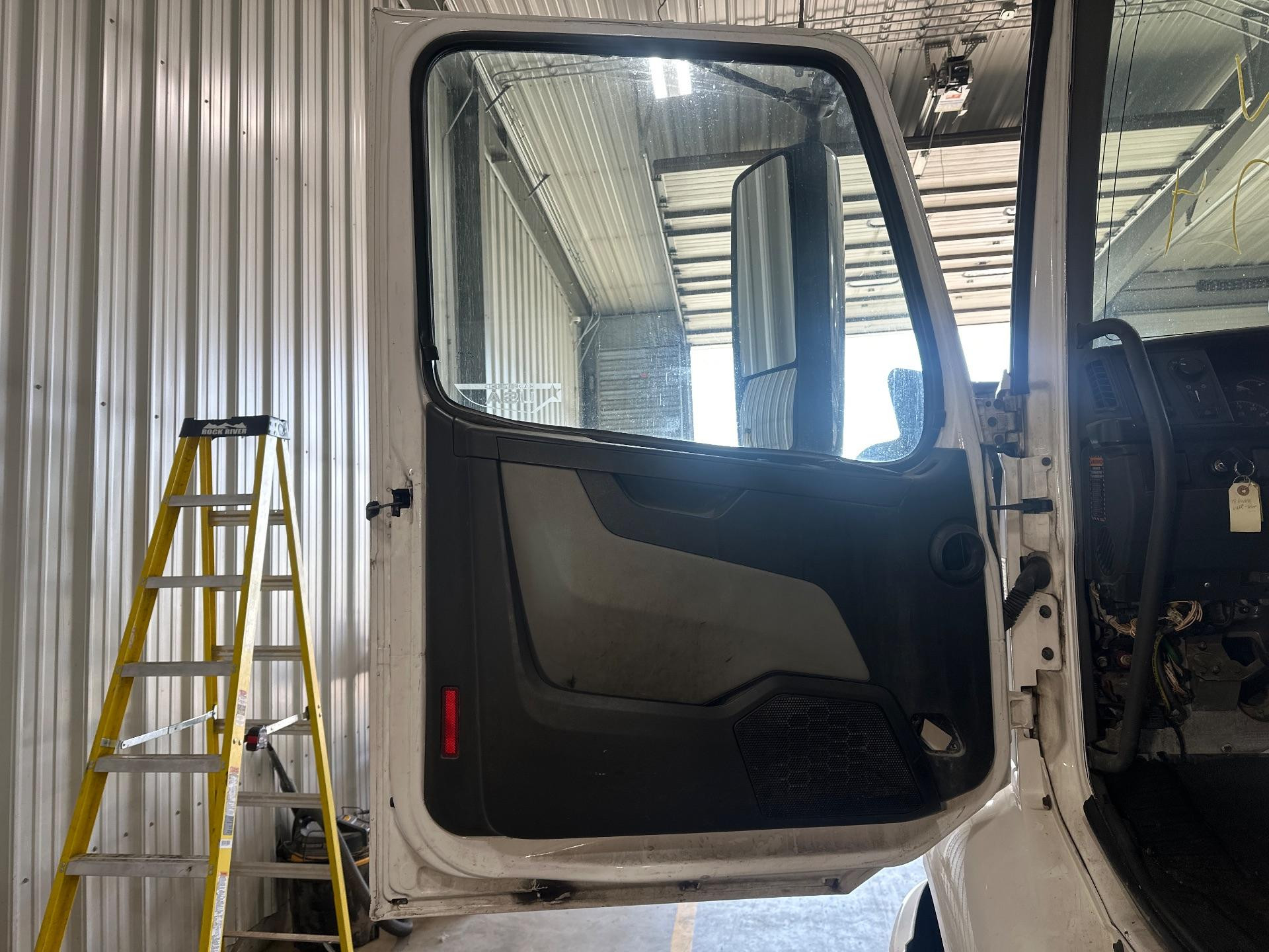 Volvo VNR Door for Sale