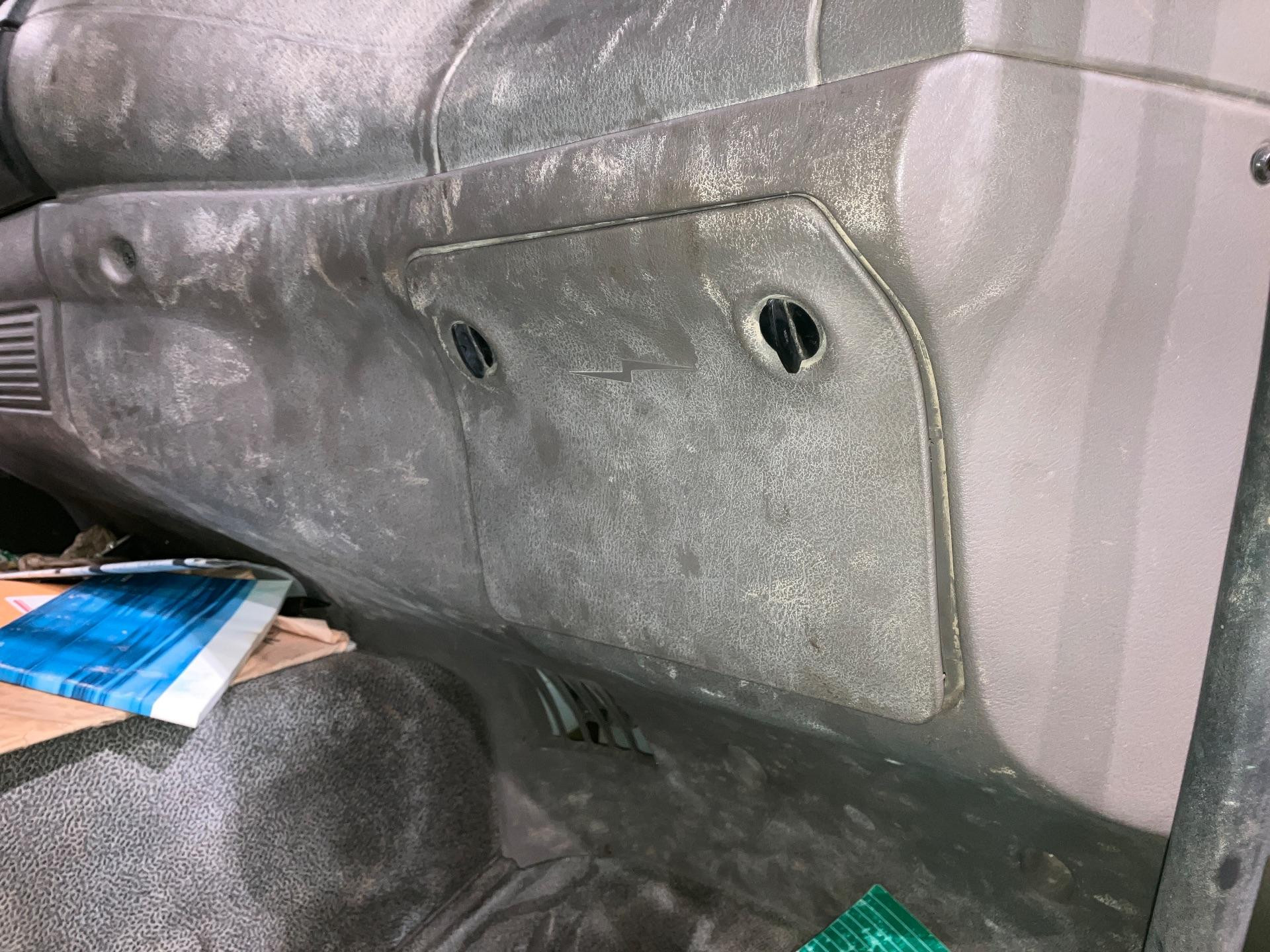 Kenworth K370 Fuse Box for Sale
