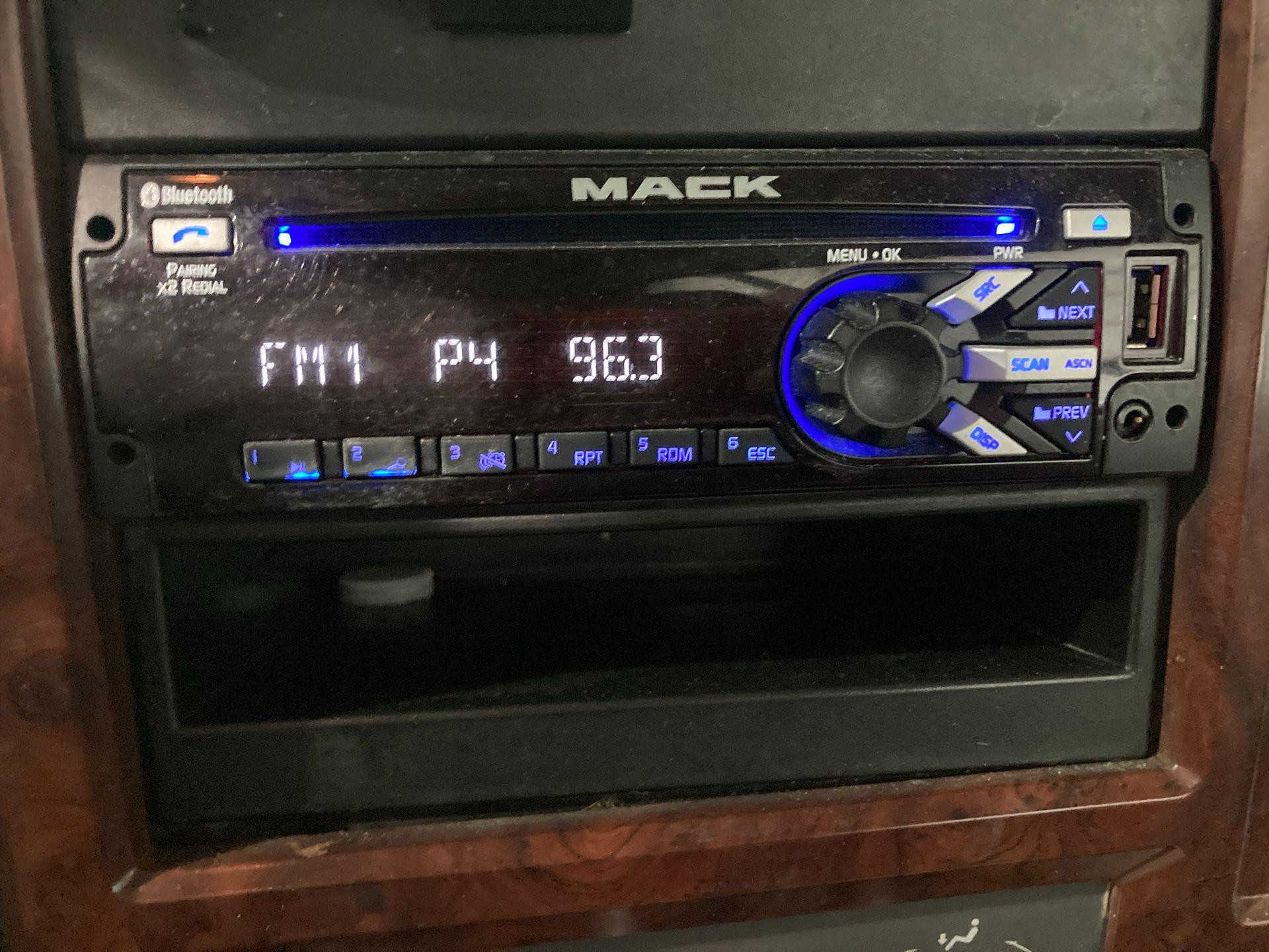 24145134 | Mack CXU613 A/V Equipment (Radio) for Sale