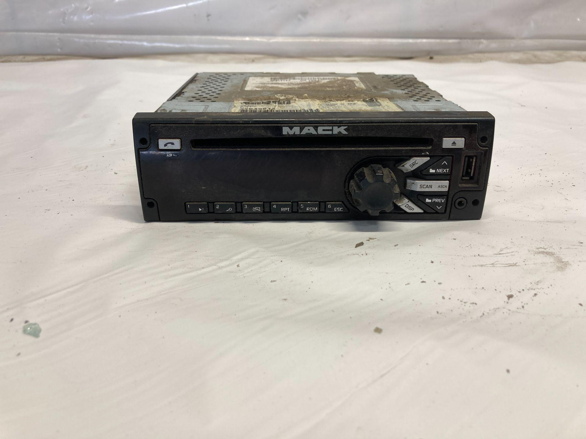 24141895 | Mack CXU613 A/V Equipment (Radio) for Sale