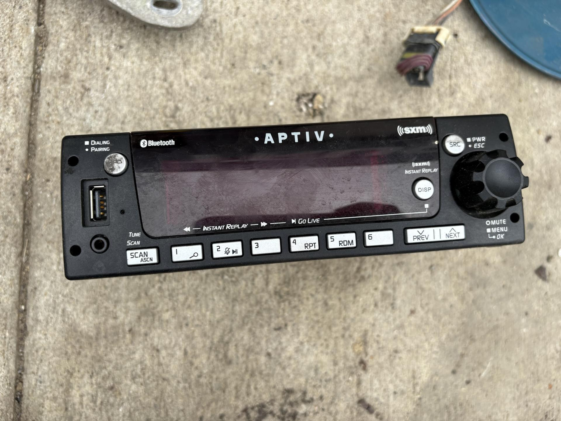 24158982 | International LT A/V Equipment (Radio) for Sale