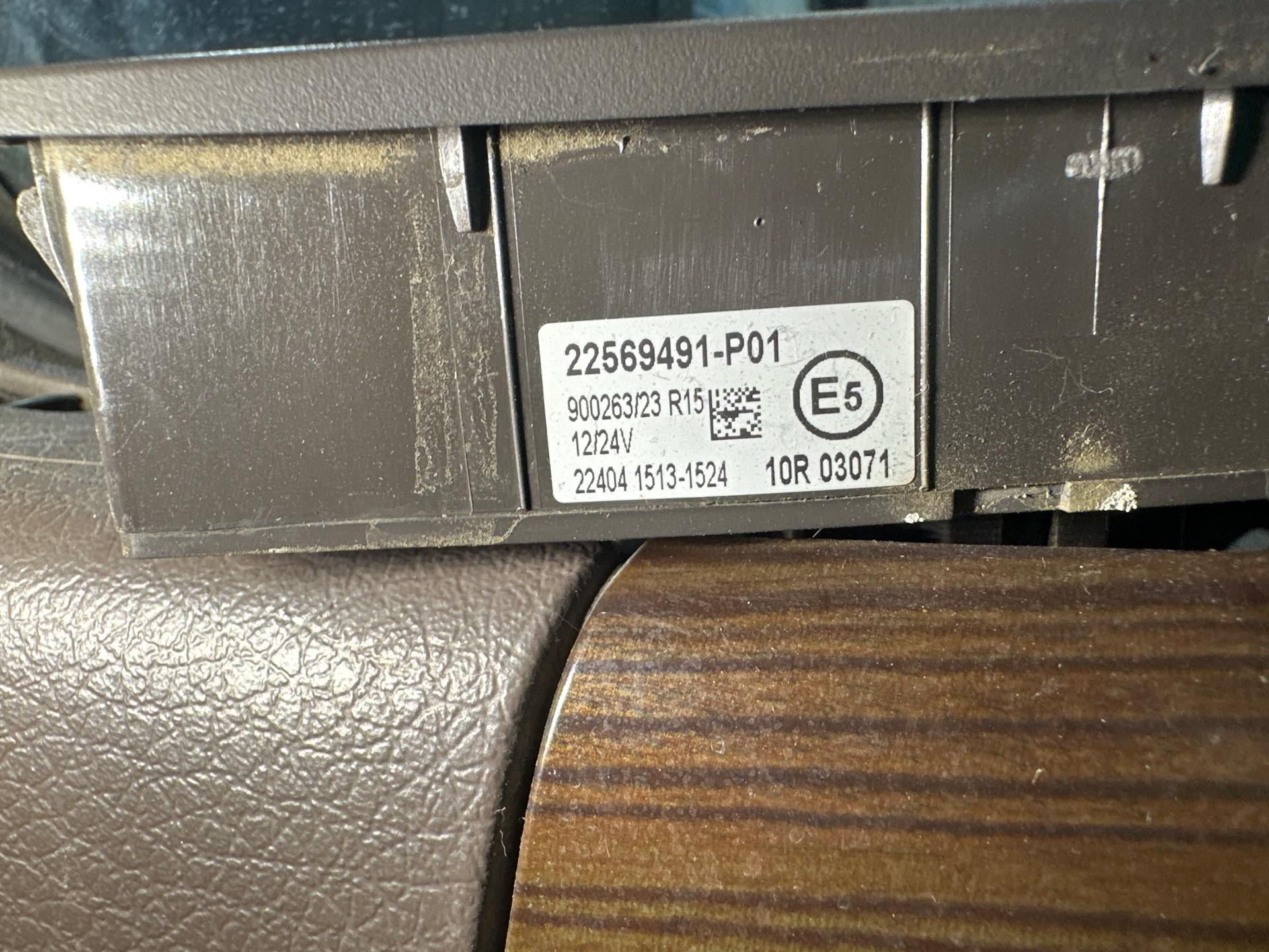 22569491-P01 | Volvo VNL Door Electrical Switch for Sale