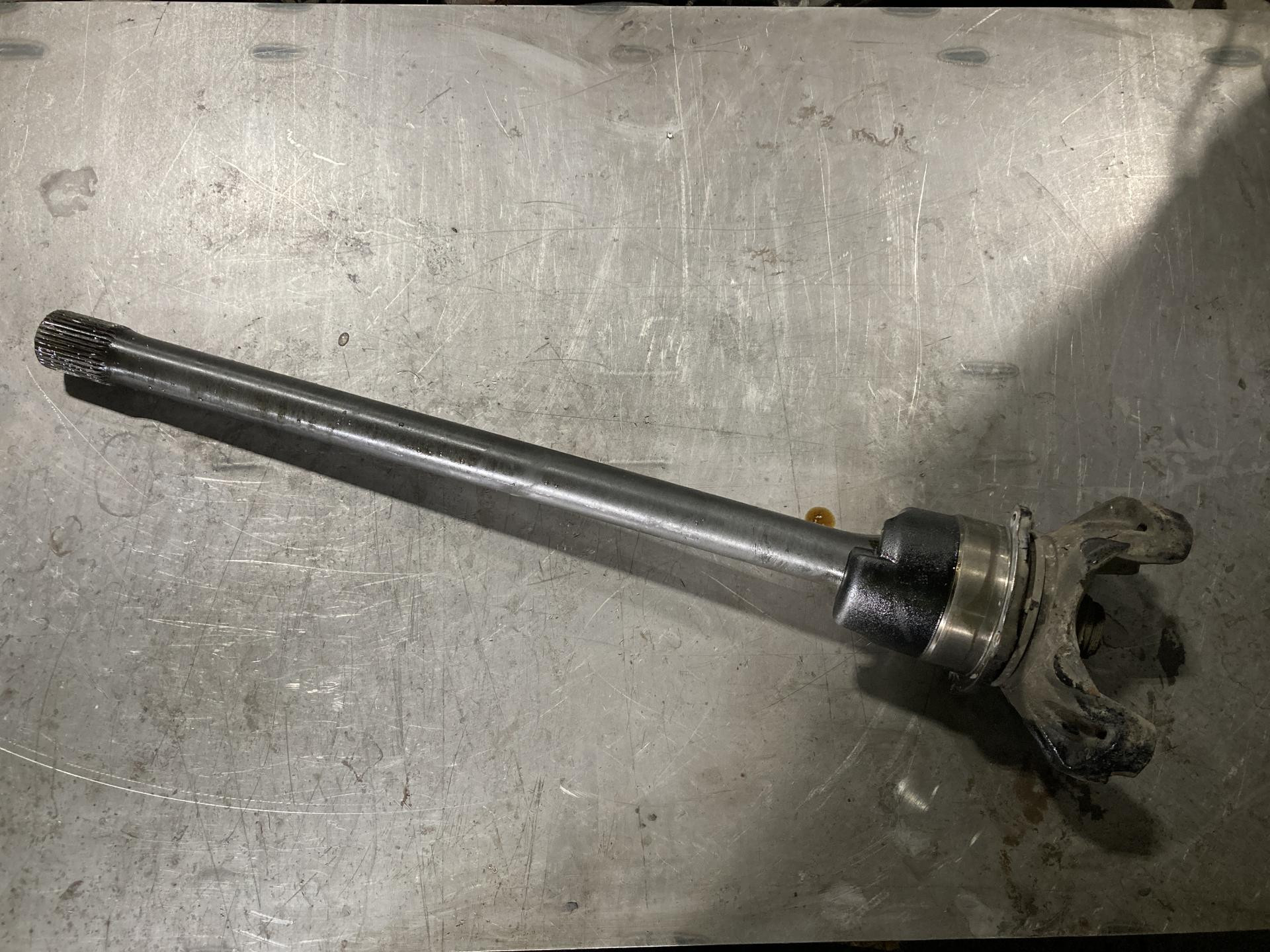 Paccar MV2014P4D Pwr Divider Thru Shaft for Sale