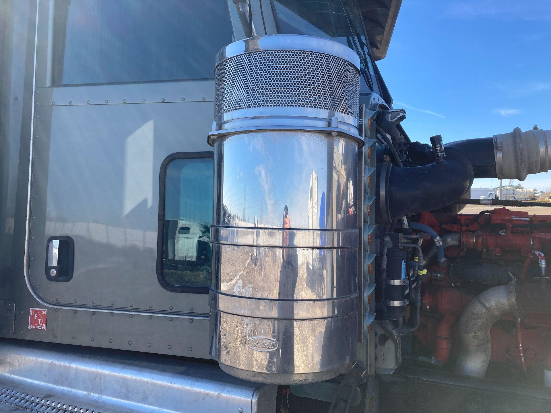 Peterbilt 389 Air Cleaner for Sale