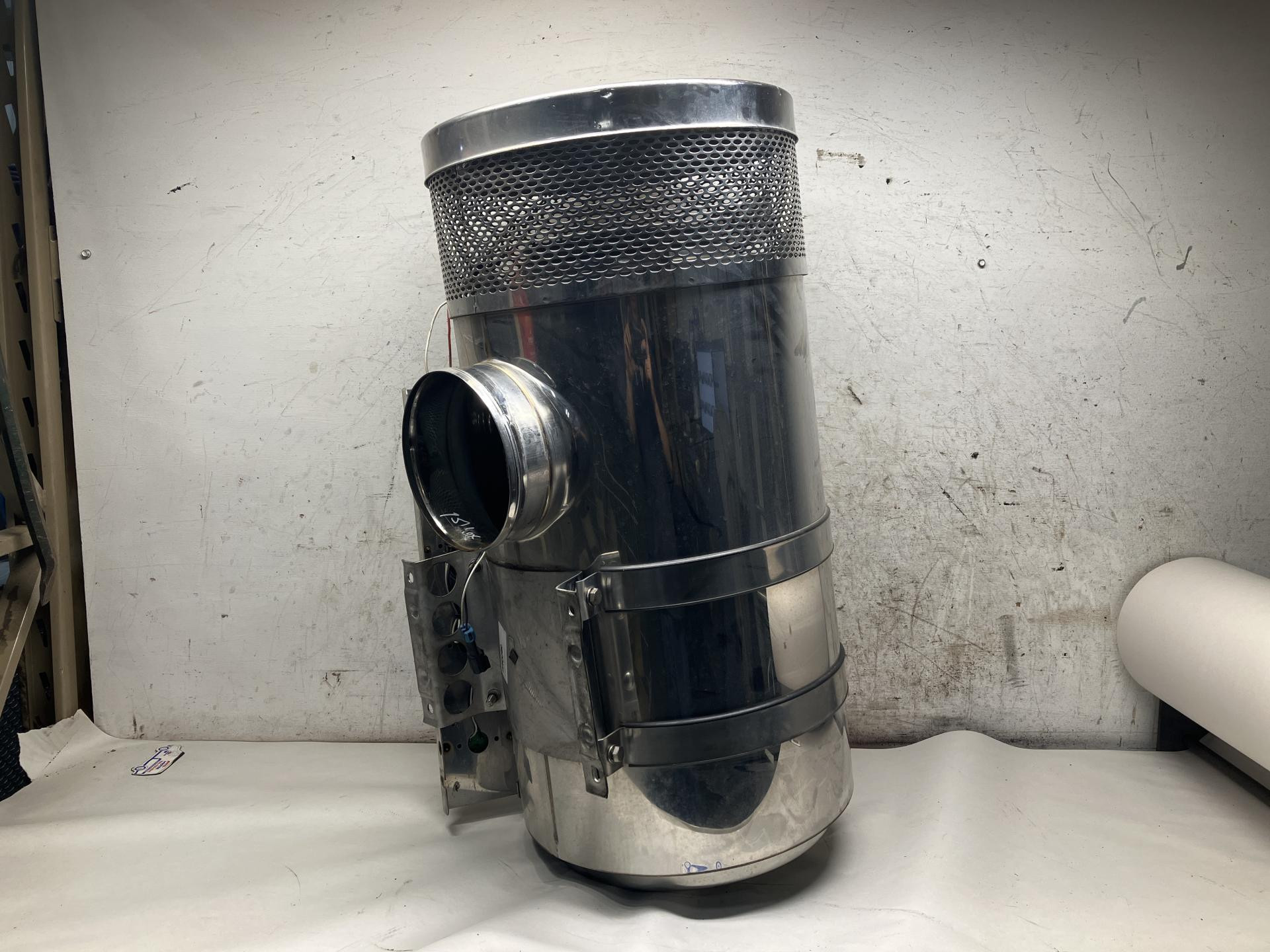D11-6084 | Peterbilt 389 Air Cleaner for Sale
