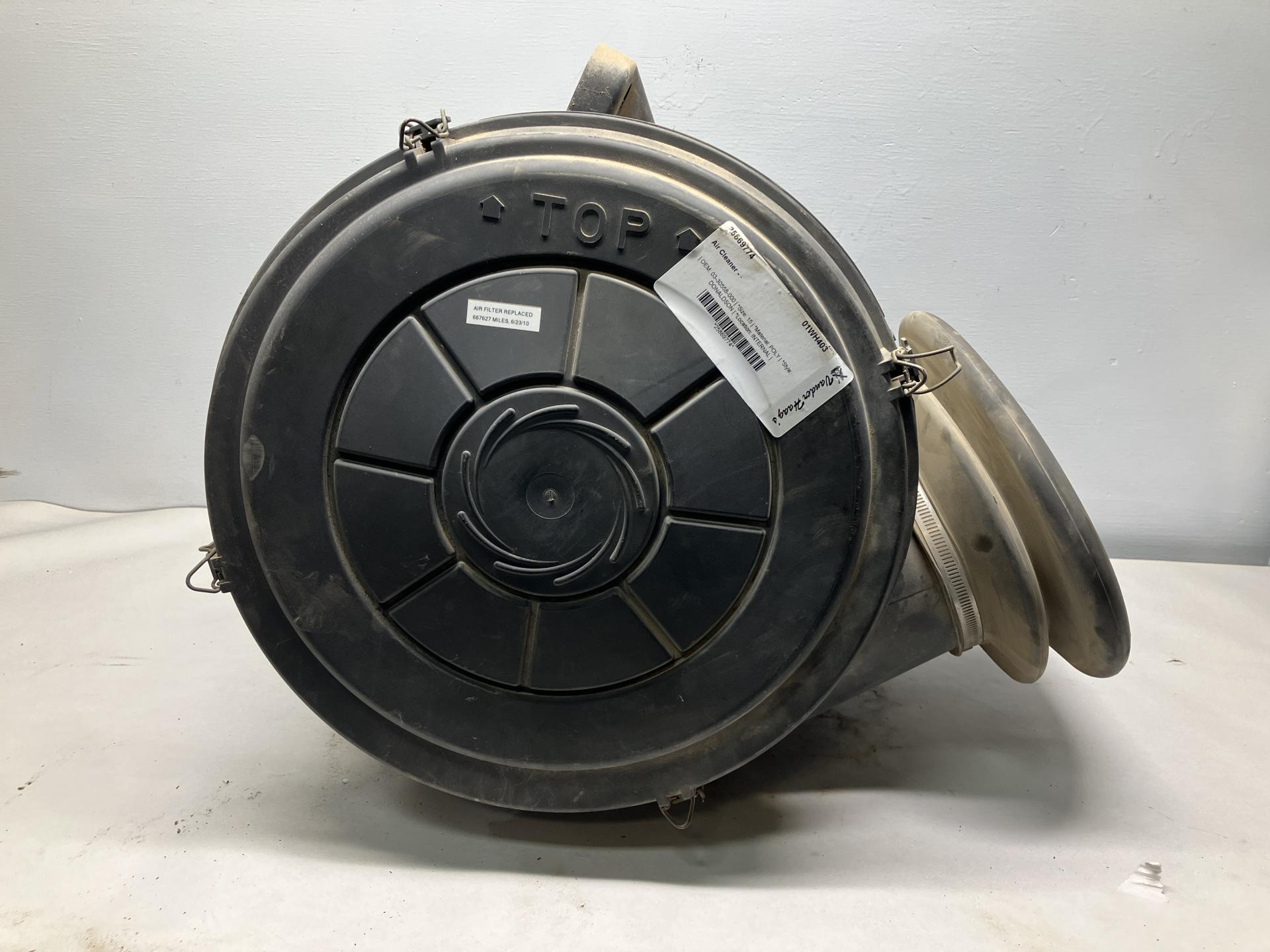 03-30558-000 | Freightliner C120 CENTURY Air Cleaner for Sale