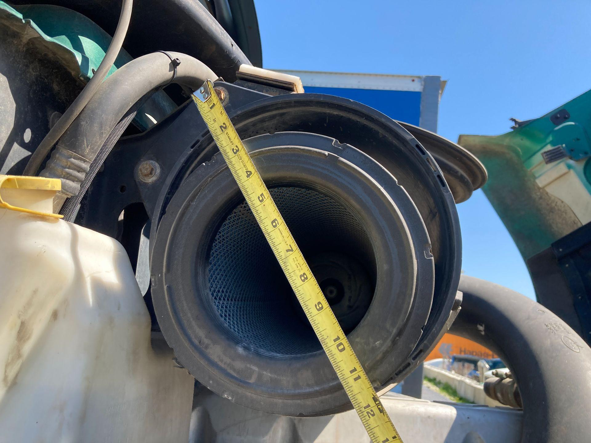 21306498 | Mack CXU613 Air Cleaner for Sale