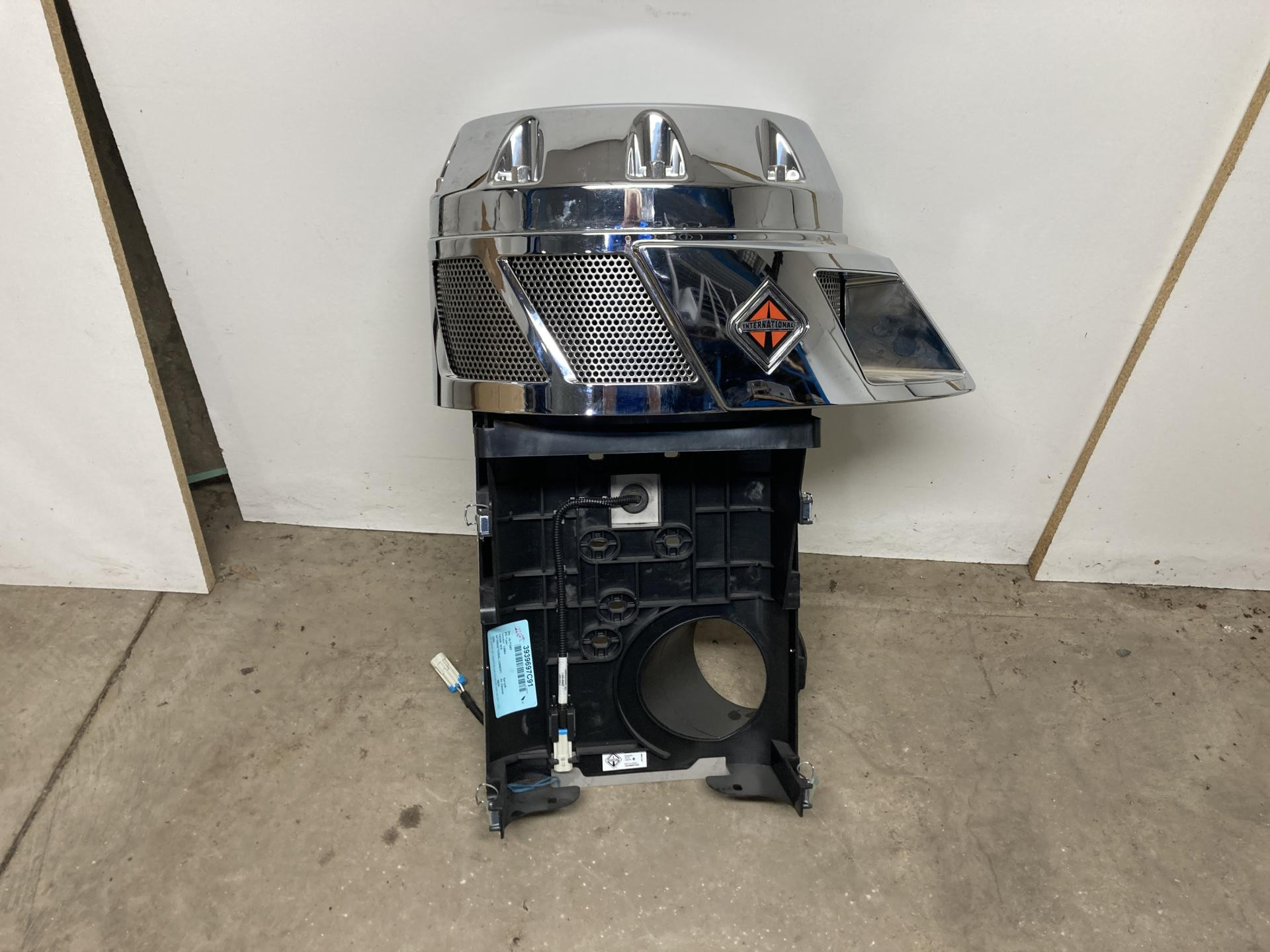 3939696C91 | International LONESTAR Air Cleaner for Sale