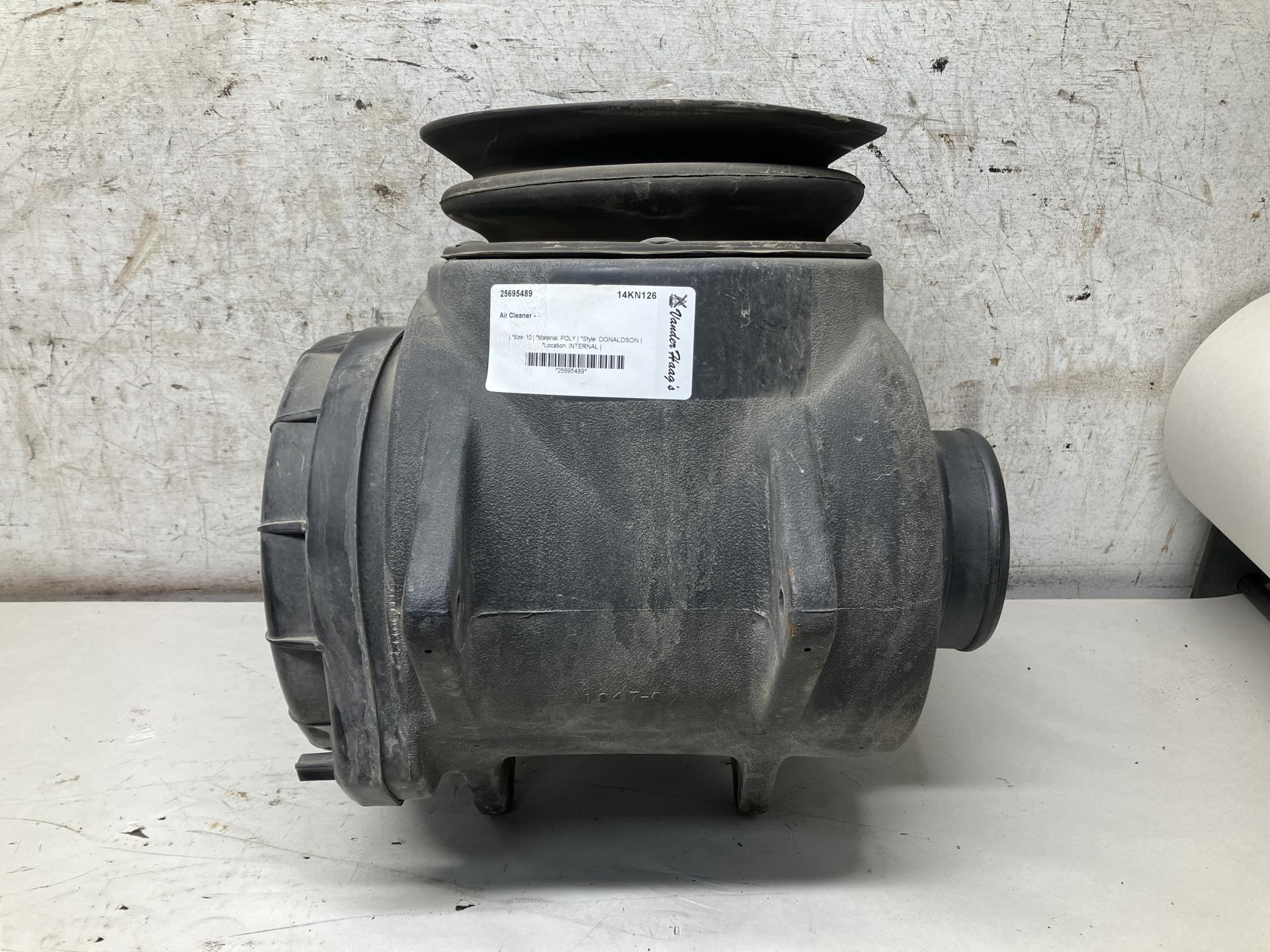 G110342 | Kenworth T370 Air Cleaner for Sale