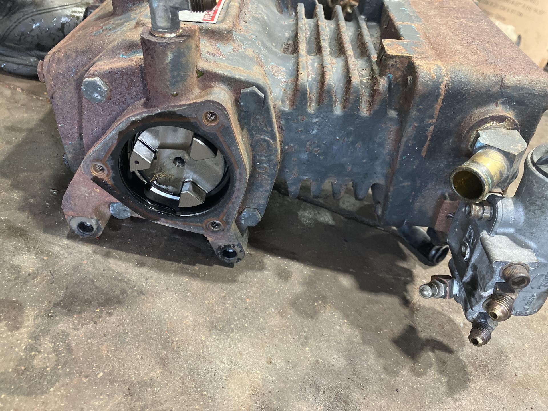 23522122 | Detroit 60 SER 12.7 Engine Air Compressor for Sale