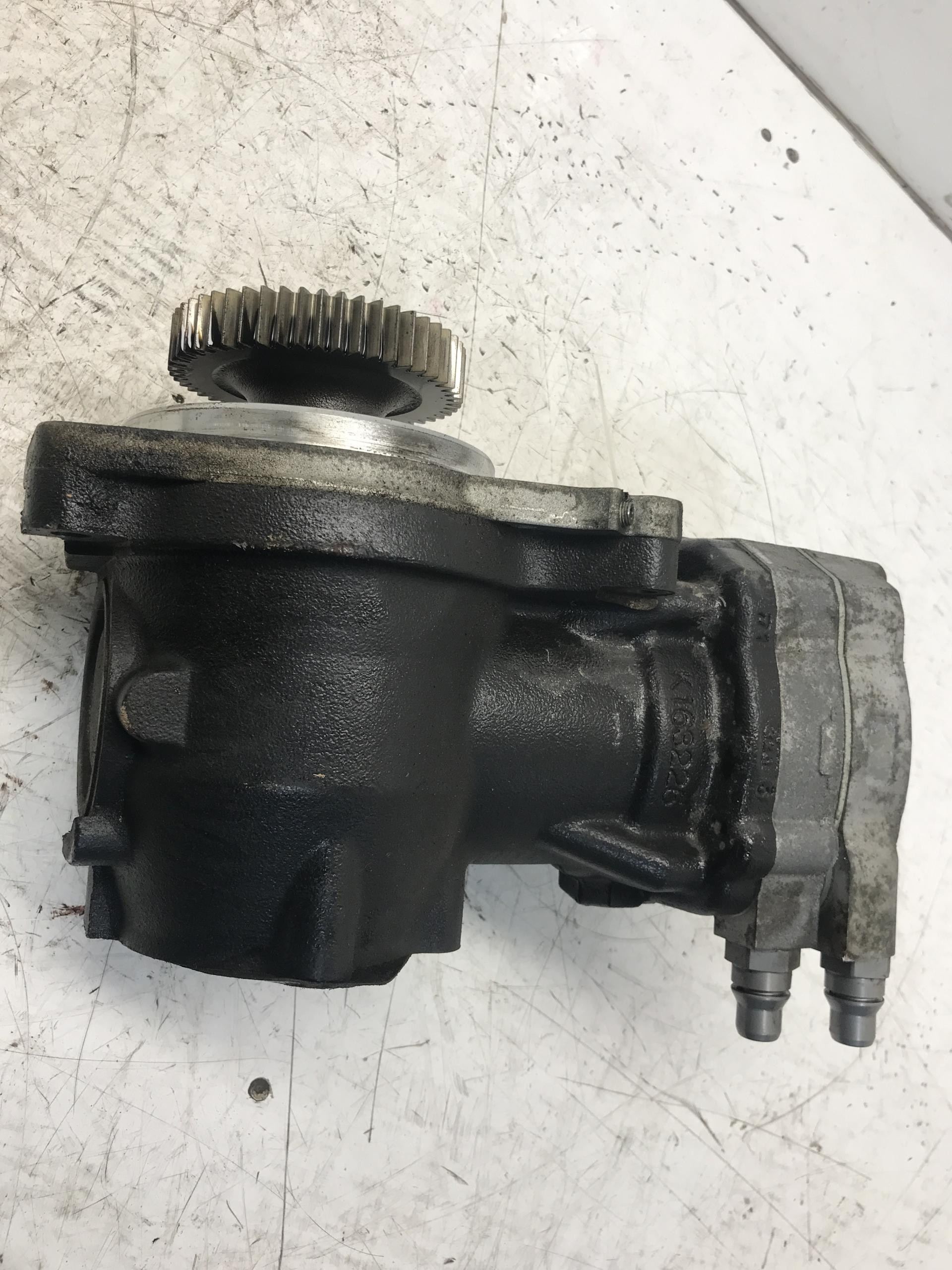 EA4711305815 | Detroit DD13 Engine Air Compressor for Sale