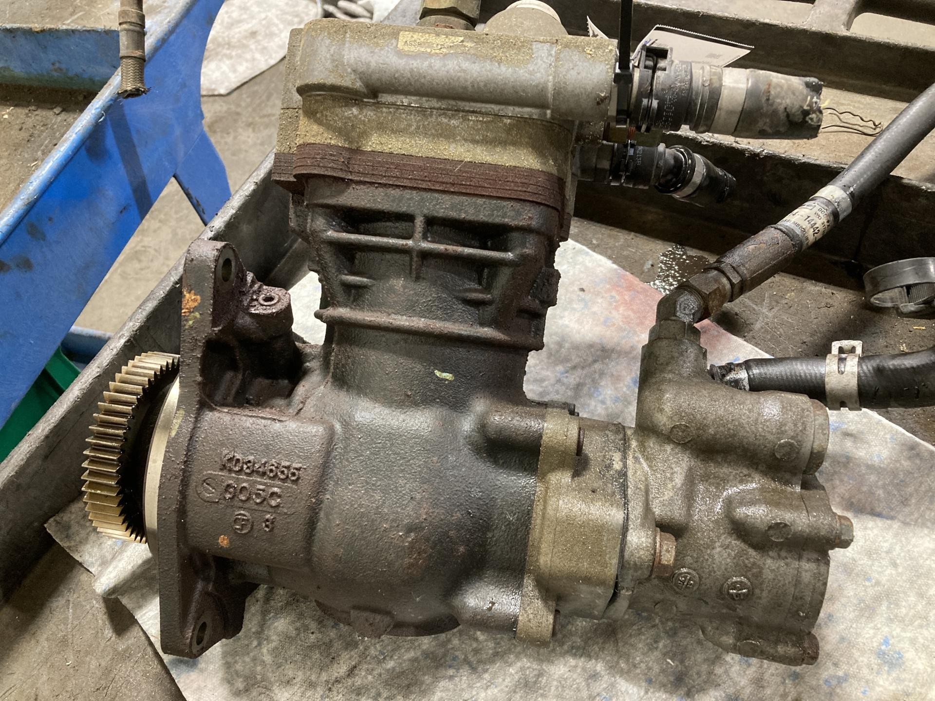 Detroit DD15 Engine Air Compressor for Sale