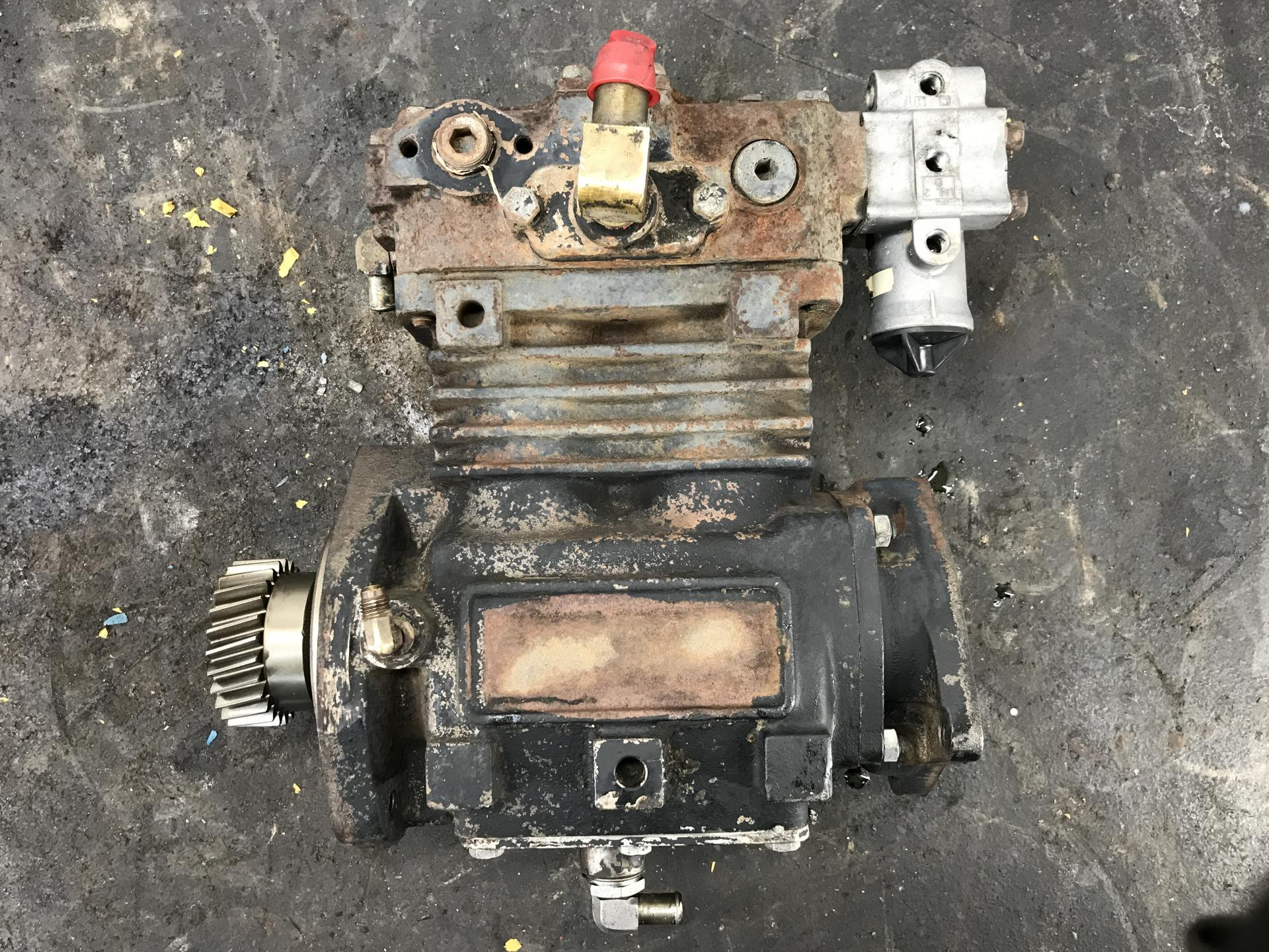 International DT466E Engine Air Compressor for Sale