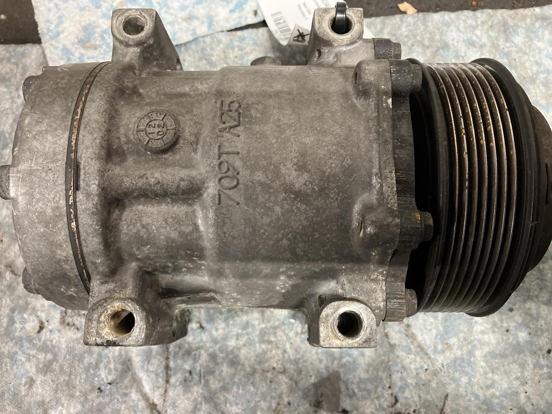 Freightliner M2 106 Air Conditioner Compressor for Sale