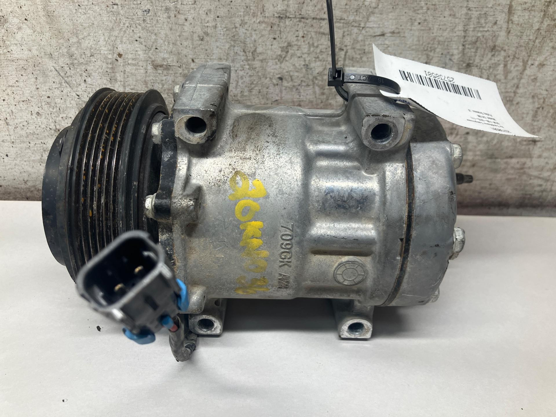 F69-1015-111 | Kenworth T880 Air Conditioner Compressor for Sale