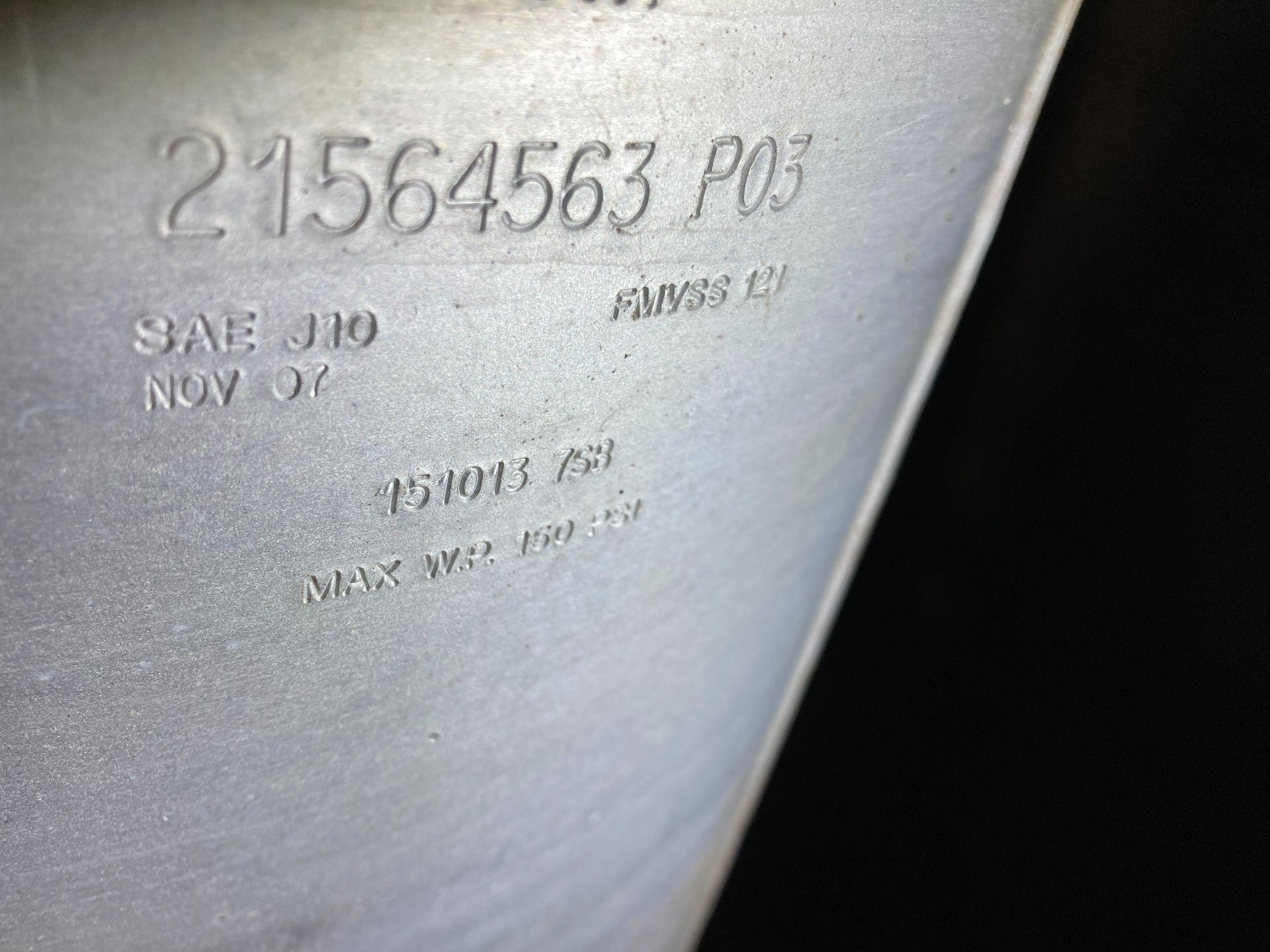 21564563P03 | Mack CHU Air Tank for Sale