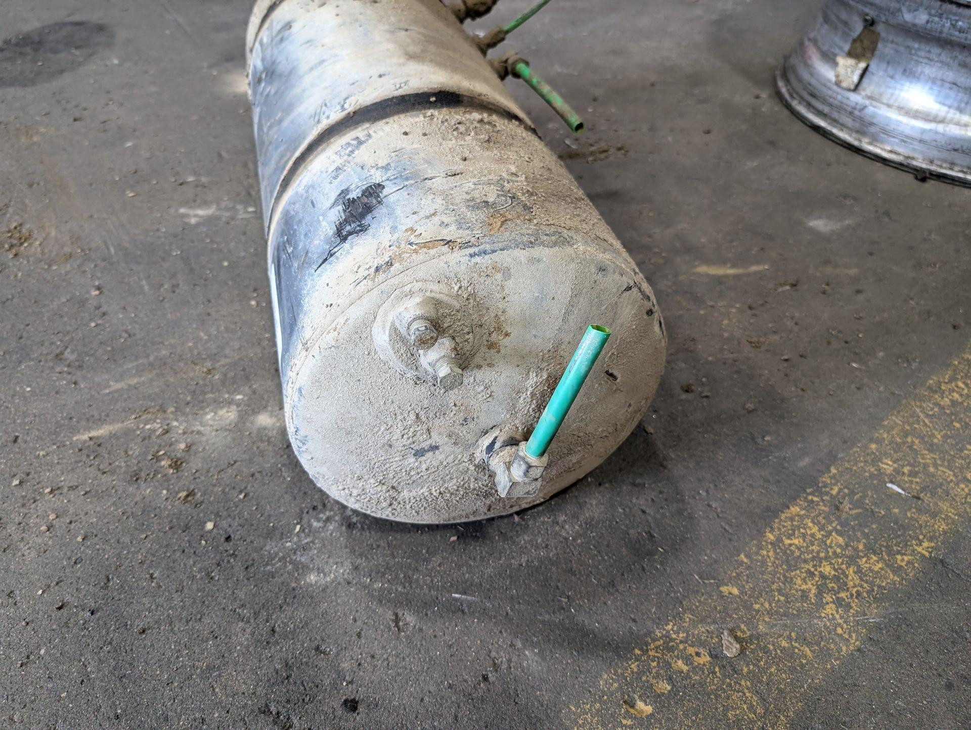 Ford LTL9000 Air Tank for Sale