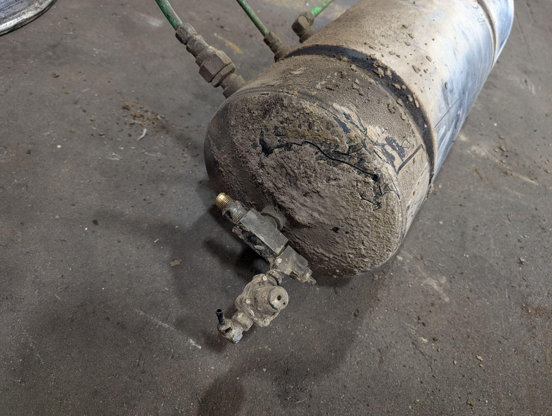 Ford LTL9000 Air Tank for Sale