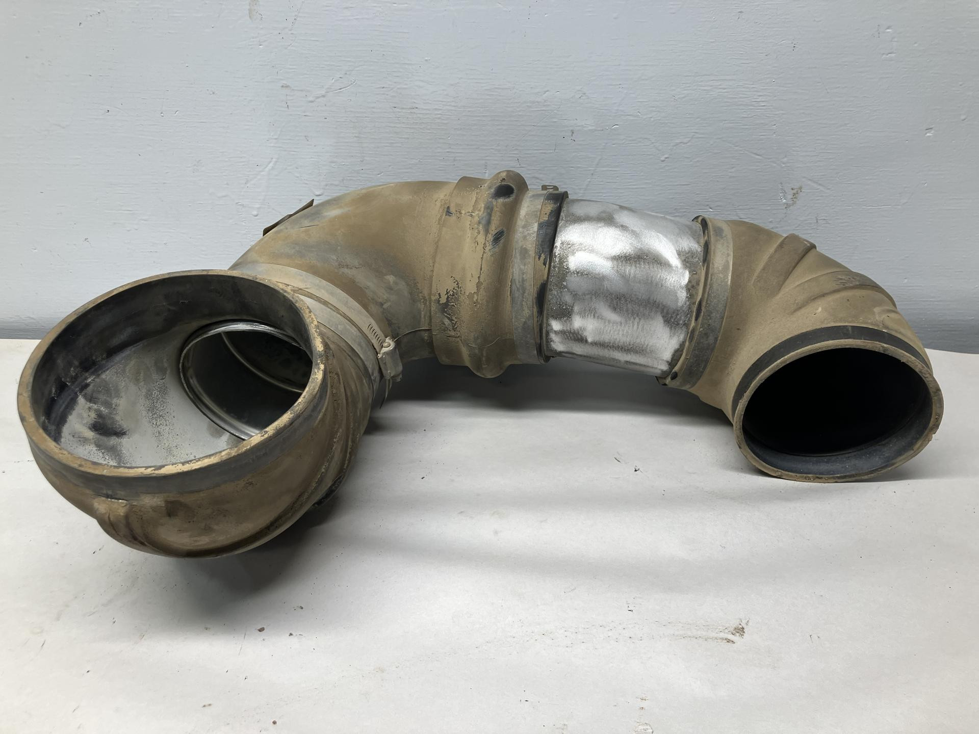 HL5 6612 | Freightliner FL112 Air Transfer Tube for Sale