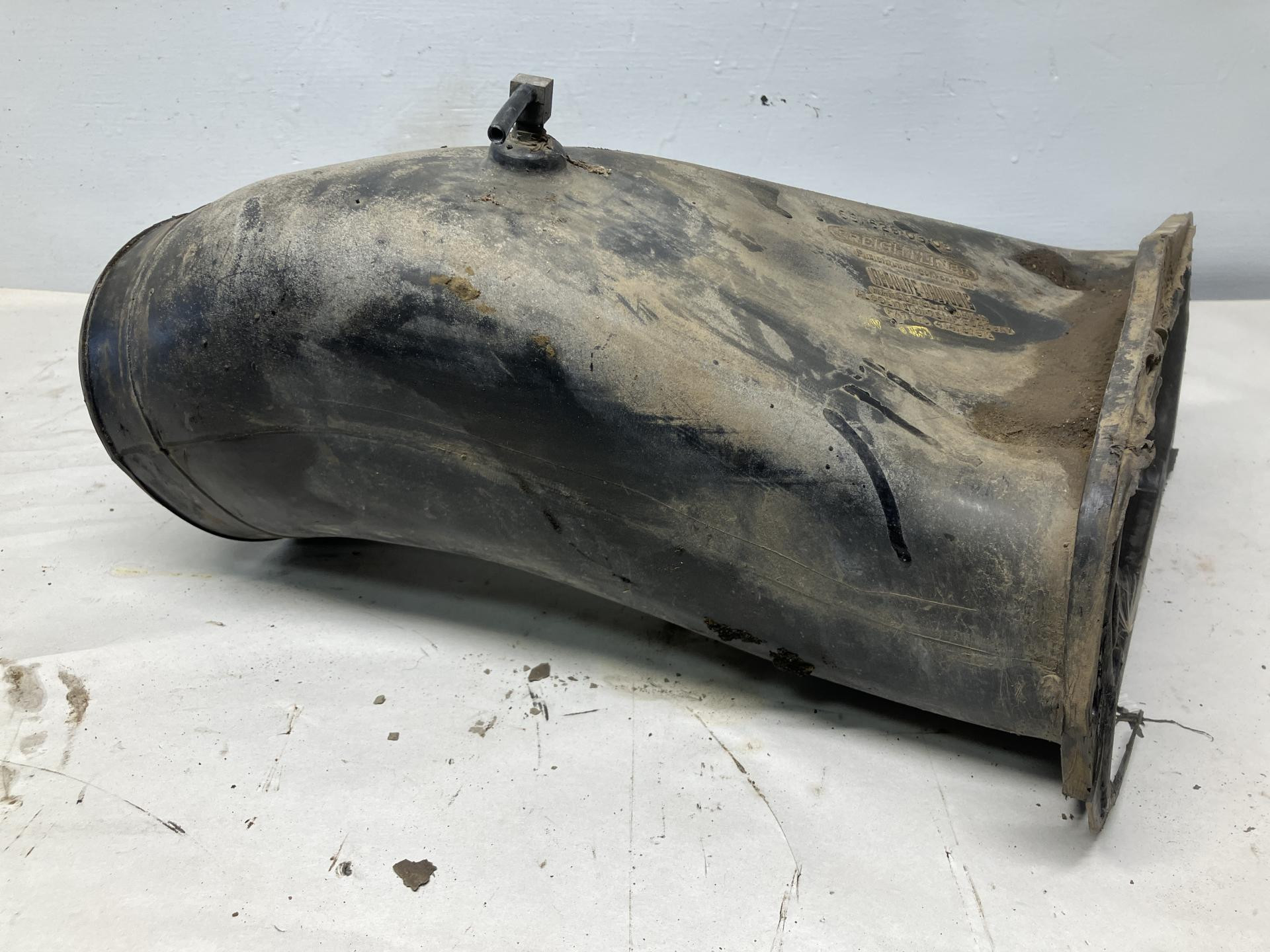 681-528-06-08 | Freightliner FLC112 Air Transfer Tube for Sale