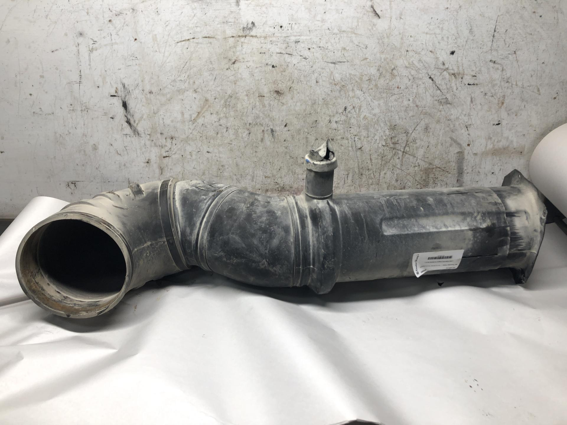 K336-424 | Kenworth T600 Air Transfer Tube for Sale