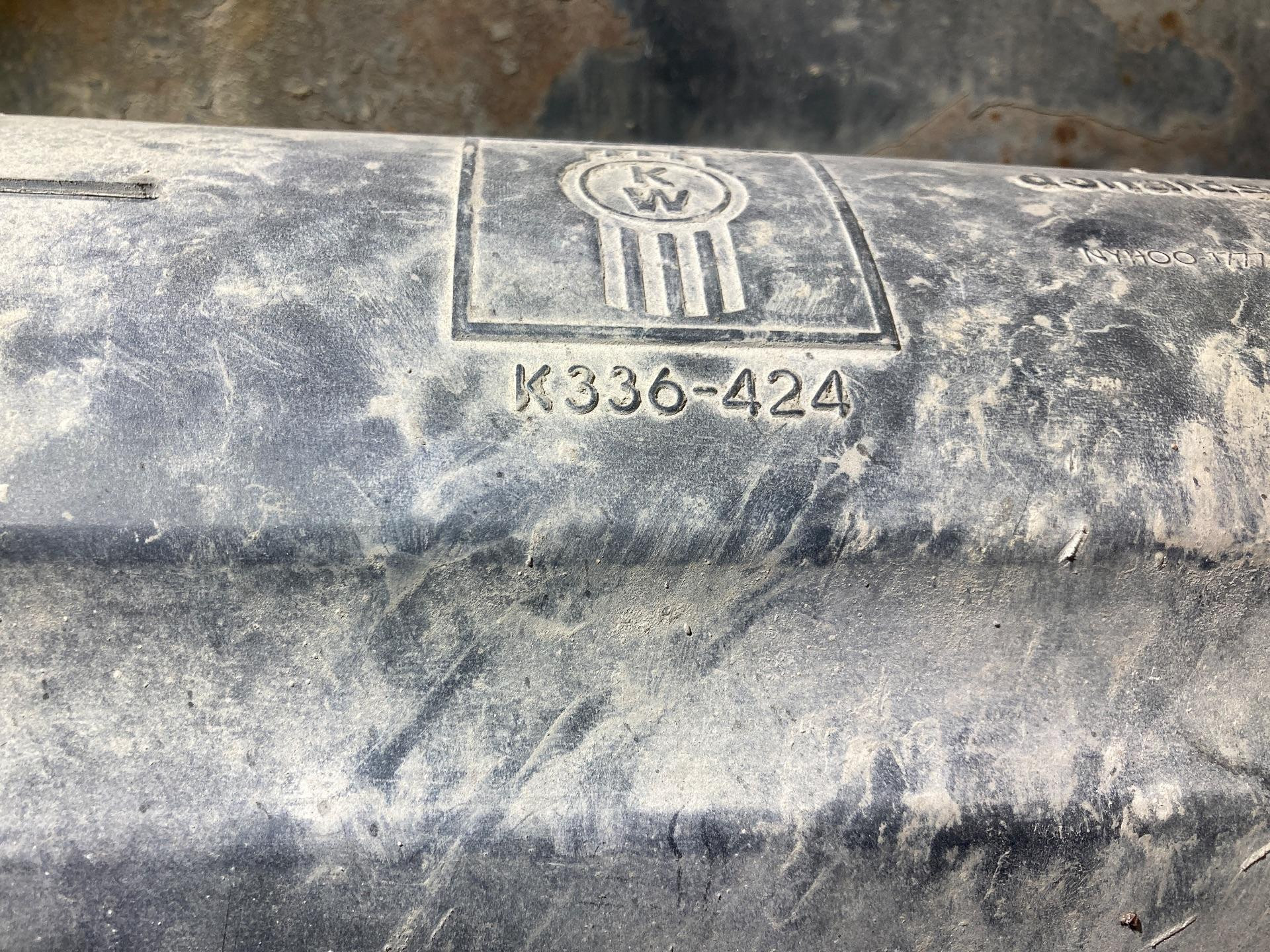 K336-424 | Kenworth T600 Air Transfer Tube for Sale