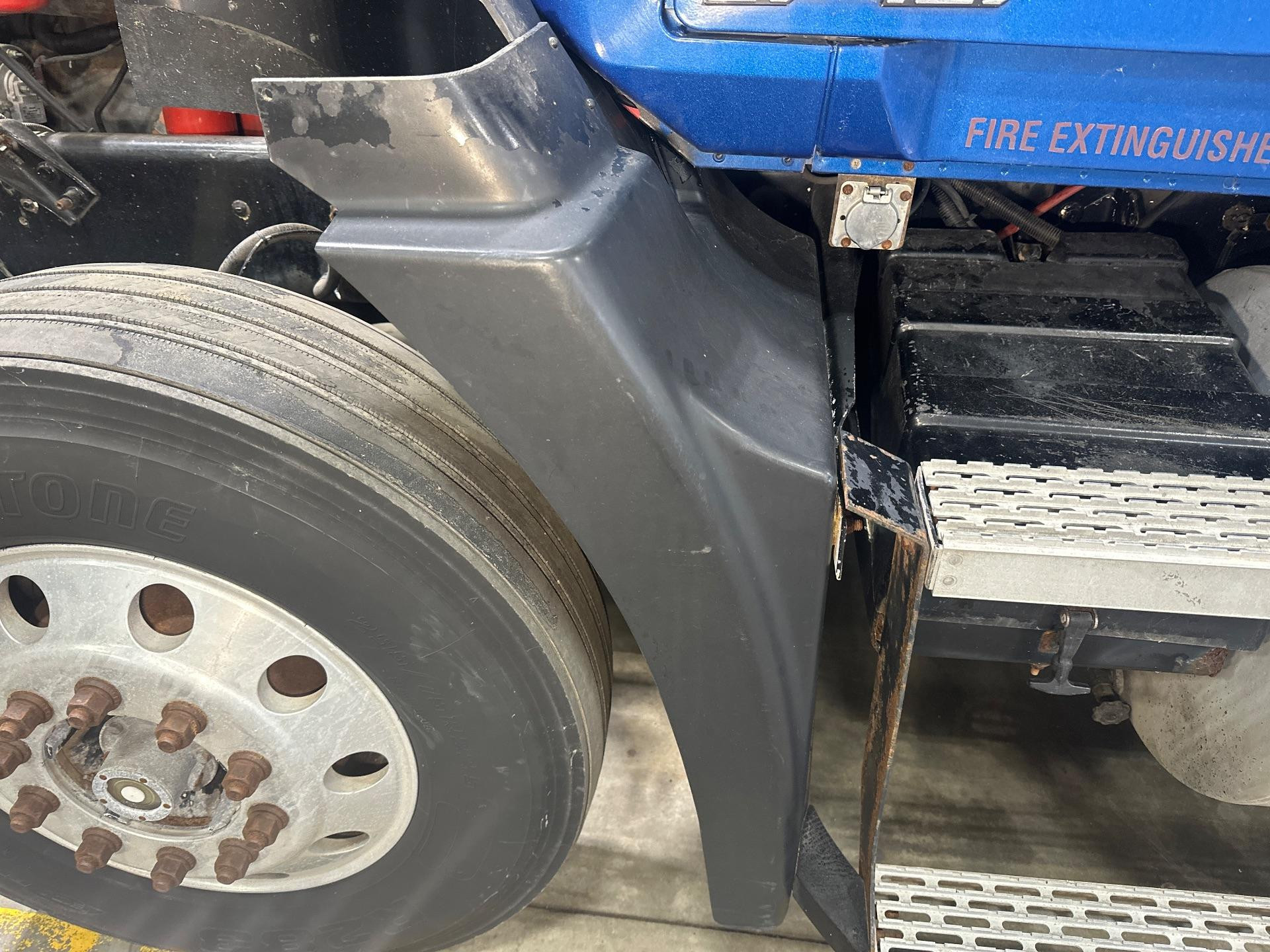 16QM51M | Mack CH600 Fender for Sale