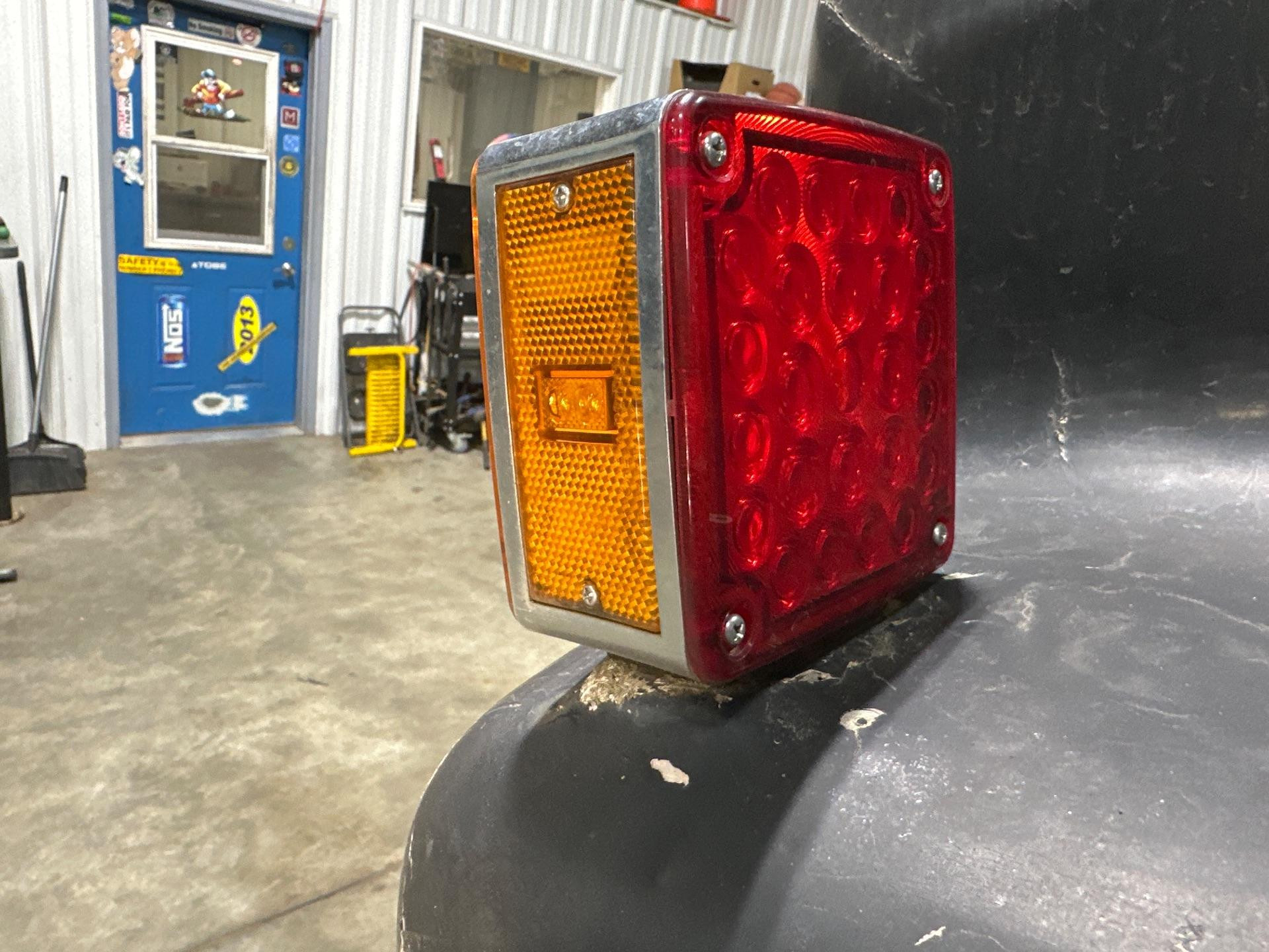 International S2300 Parking Lamp for Sale