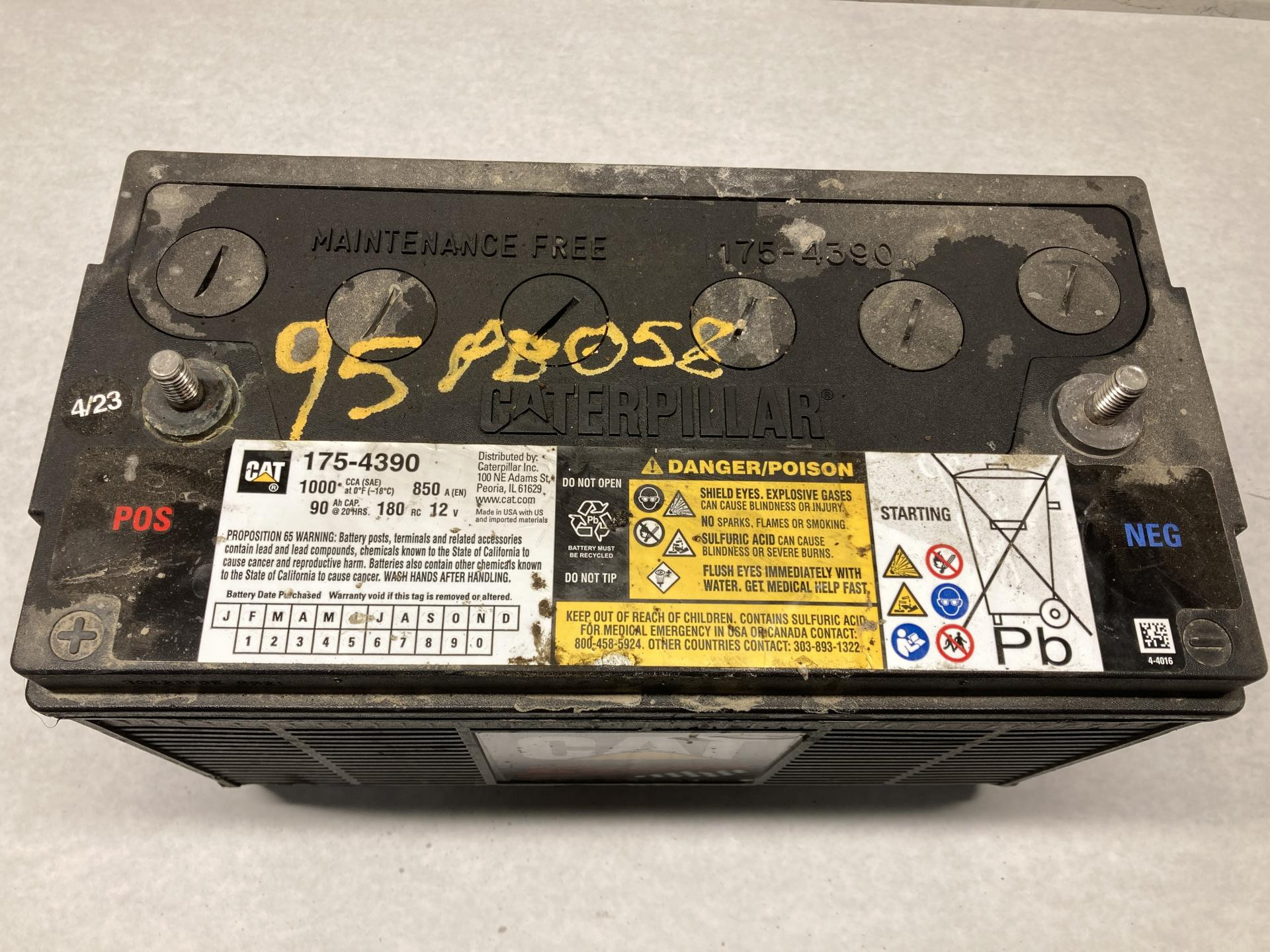 175-4390 | Peterbilt 377 Battery for Sale