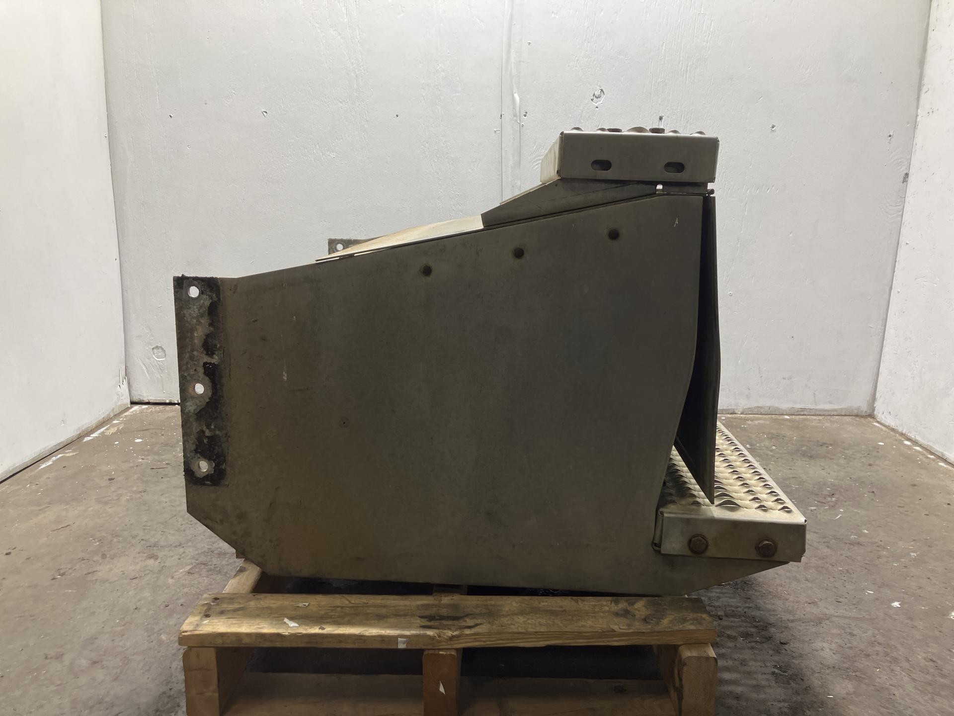 NA | Peterbilt 386 Battery Box for Sale