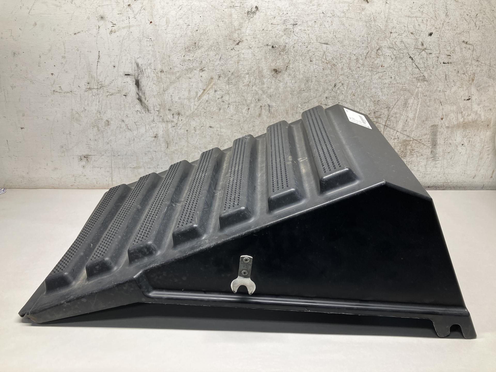 3578370C92 | International 9400 Battery Box Cover for Sale