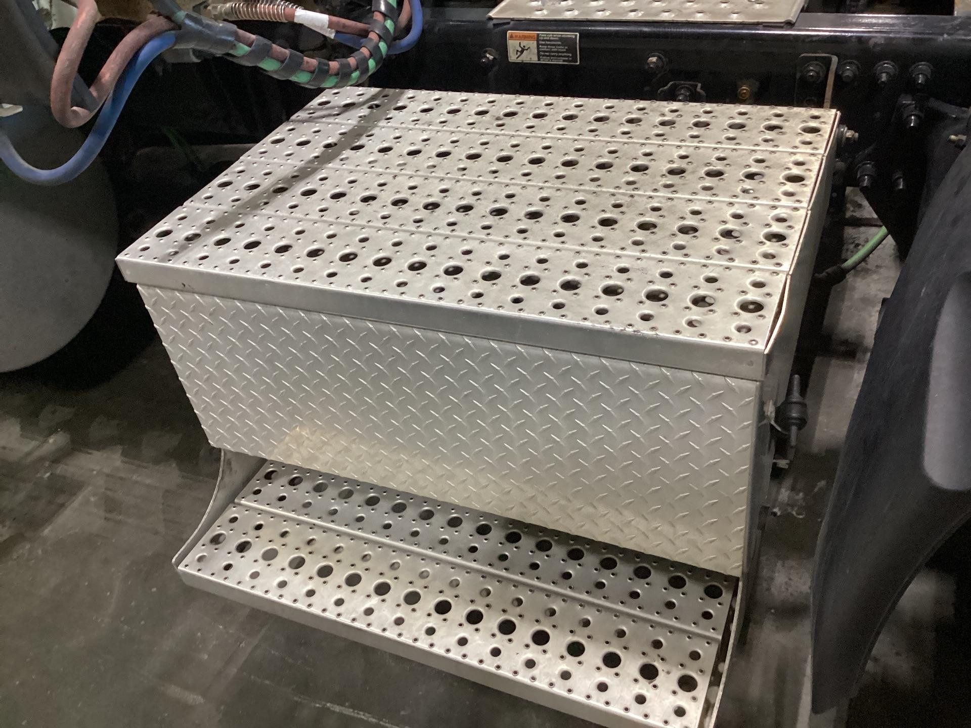 Freightliner CASCADIA Battery Box Cover for Sale