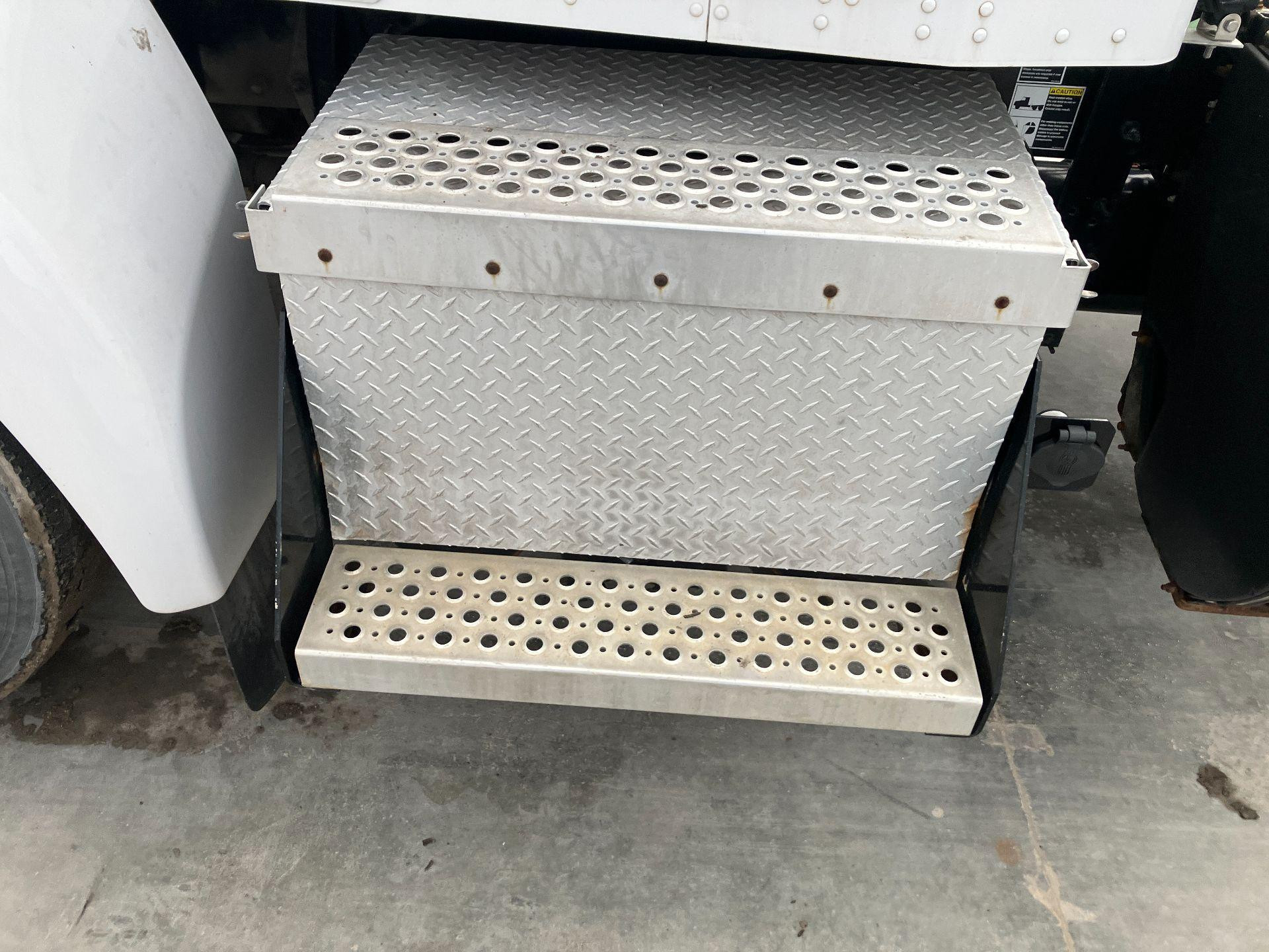 Kenworth T370 Battery Box Cover for Sale