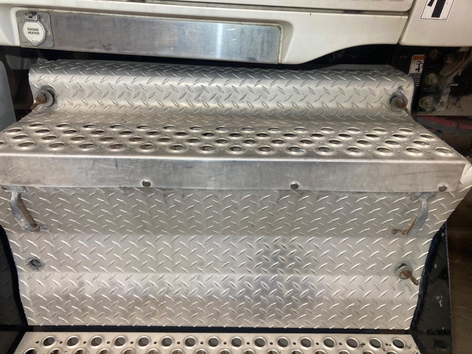 N/A | Kenworth T880 Battery Box Cover for Sale