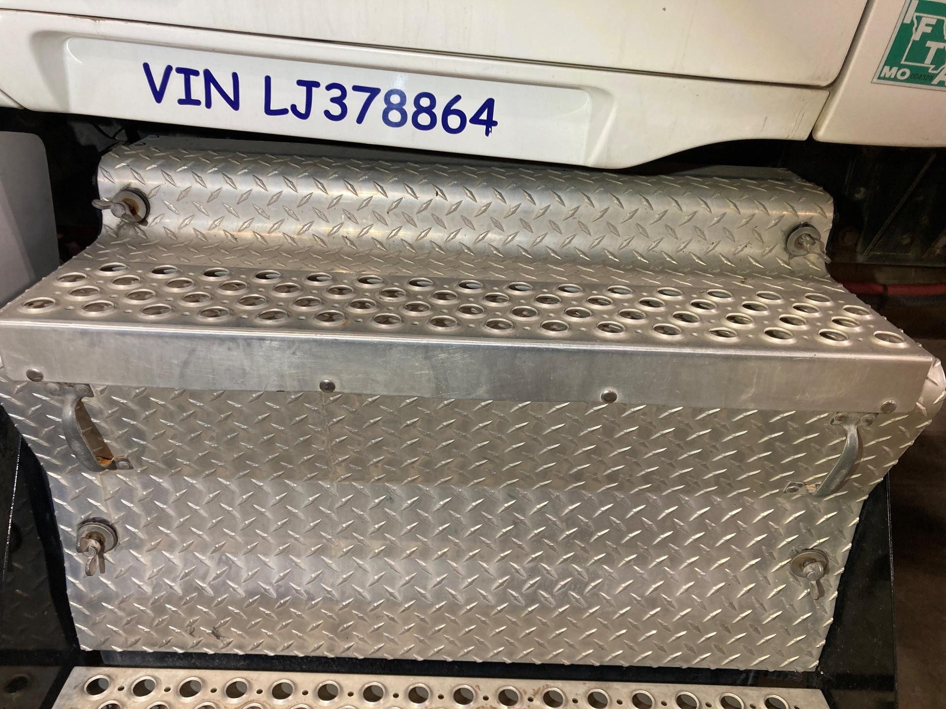 Kenworth T880 Battery Box Cover for Sale